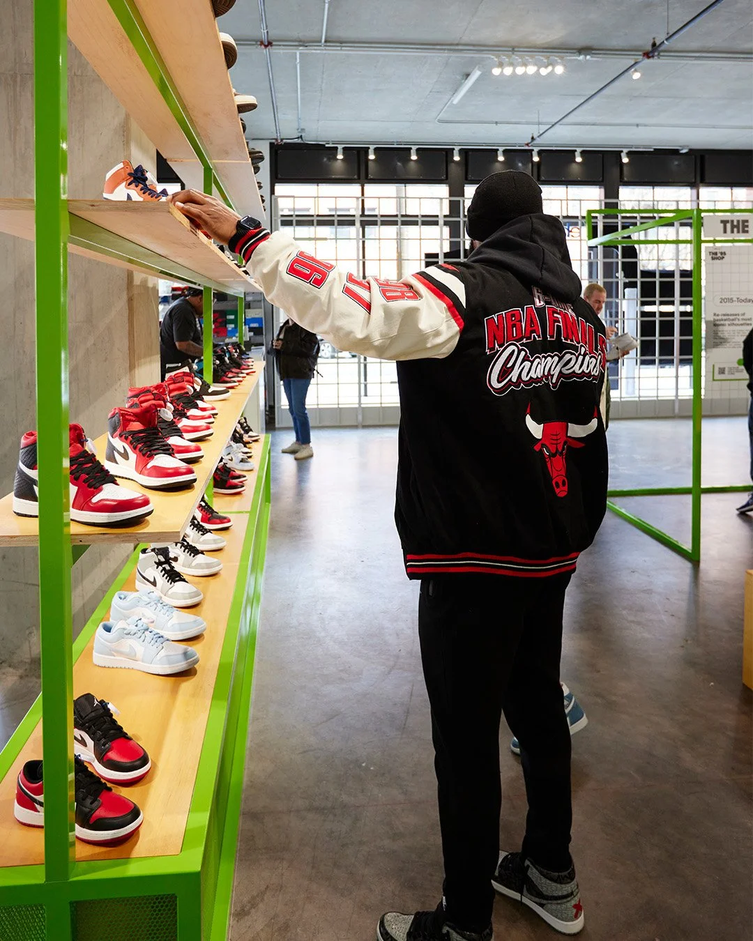 Top 40 men's online thrift store options for clothing and accessories.