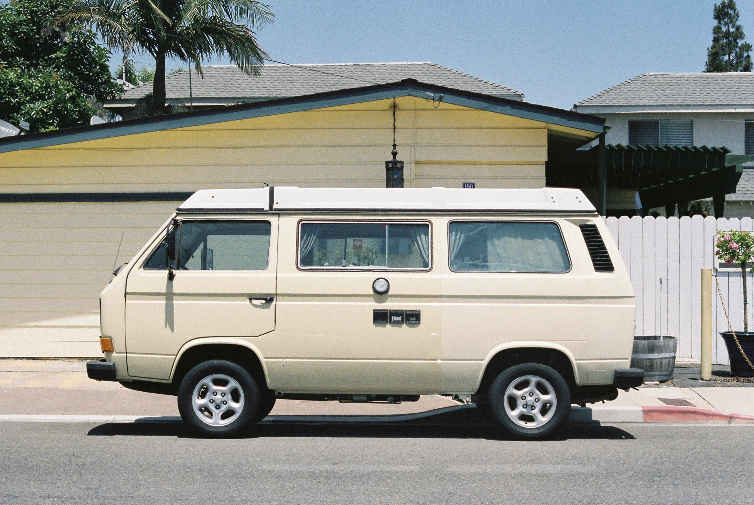 BIONDO — 𝒟ℰ𝒮ℐ𝒢𝒩, ℰ𝒯𝒞.