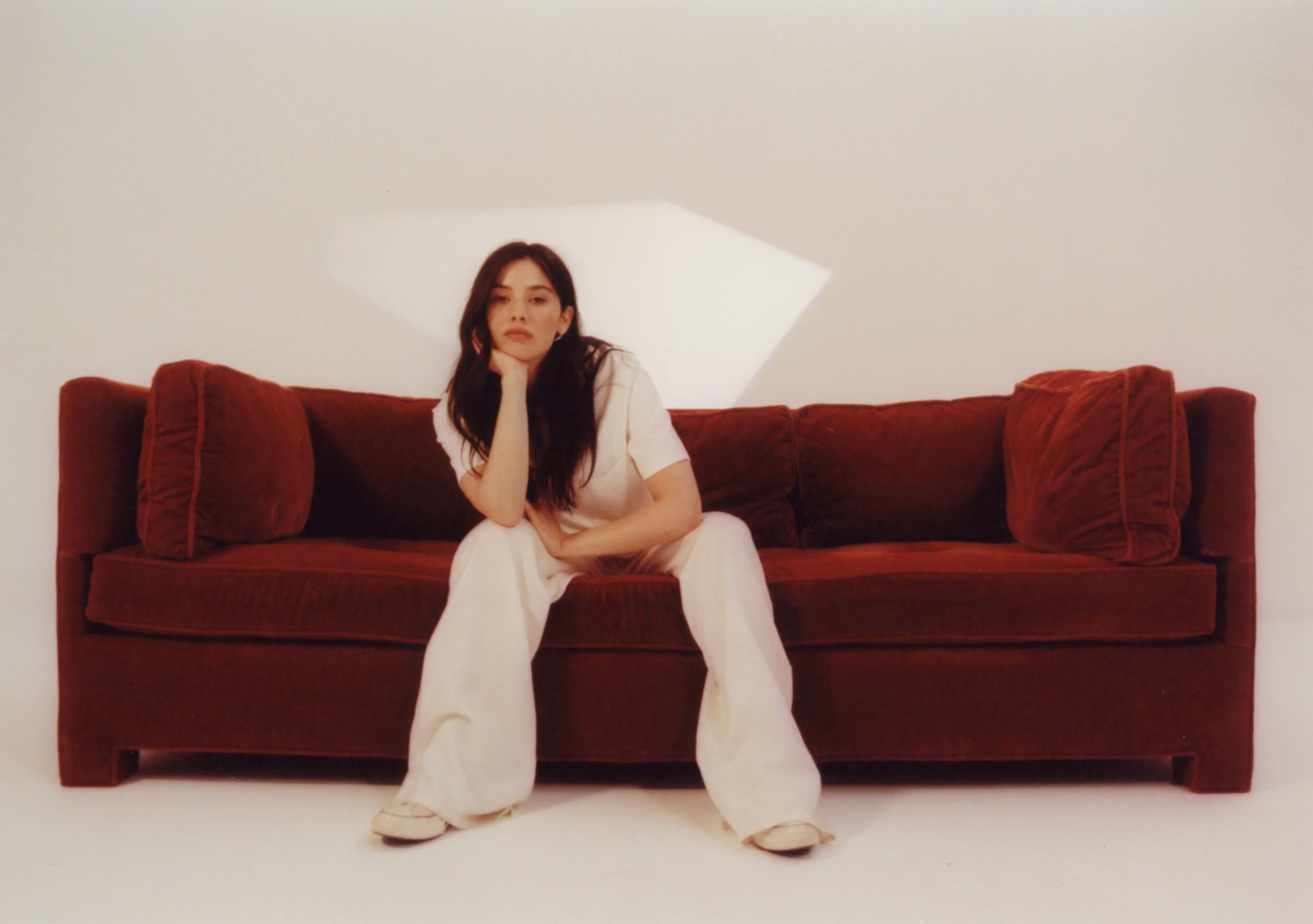INTERVIEW: Gracie Abrams releases debut EP 'Minor': "I'm more scared to ...