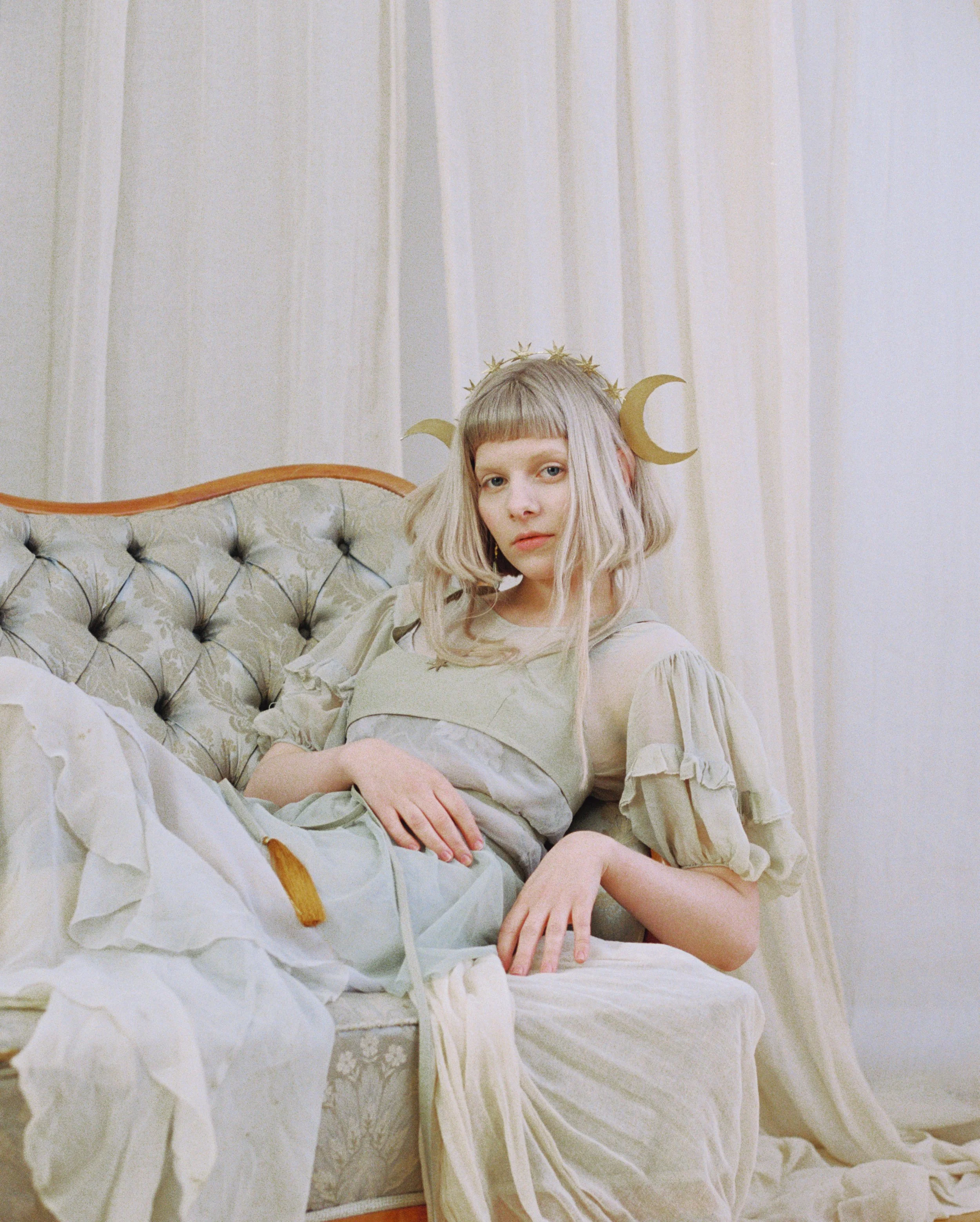 Aurora releases new single and video 'The Conflict of the Mind' — Women ...