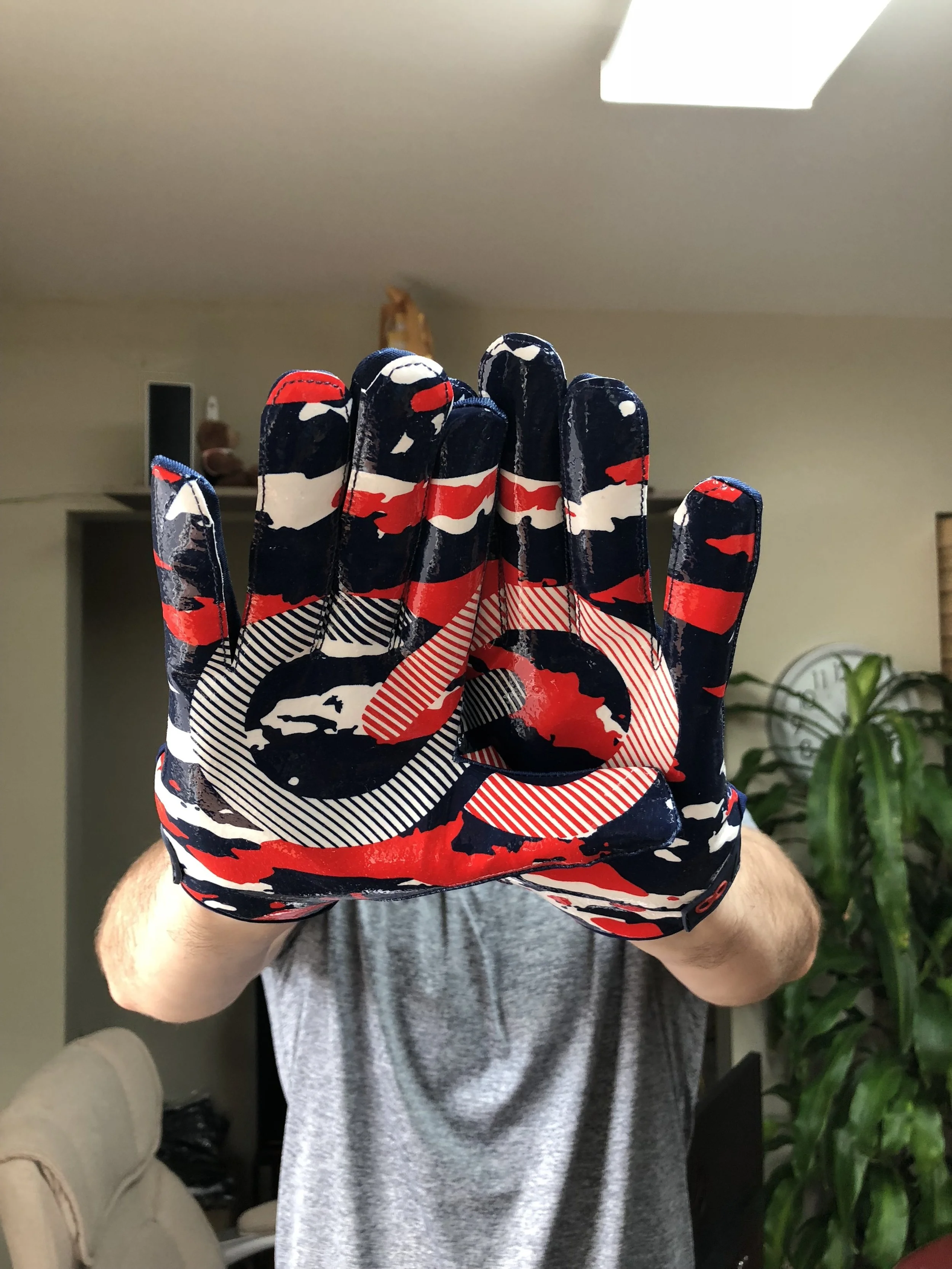 Custom Football Gloves | Custom Design Football Receiver Gloves ...