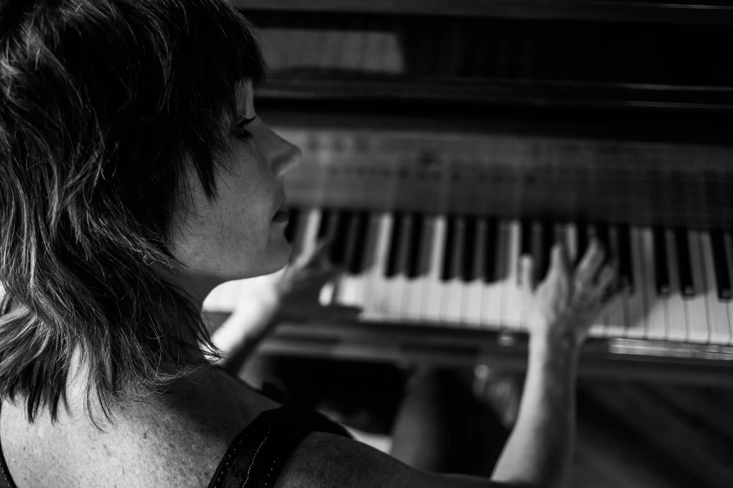 About — Lari White