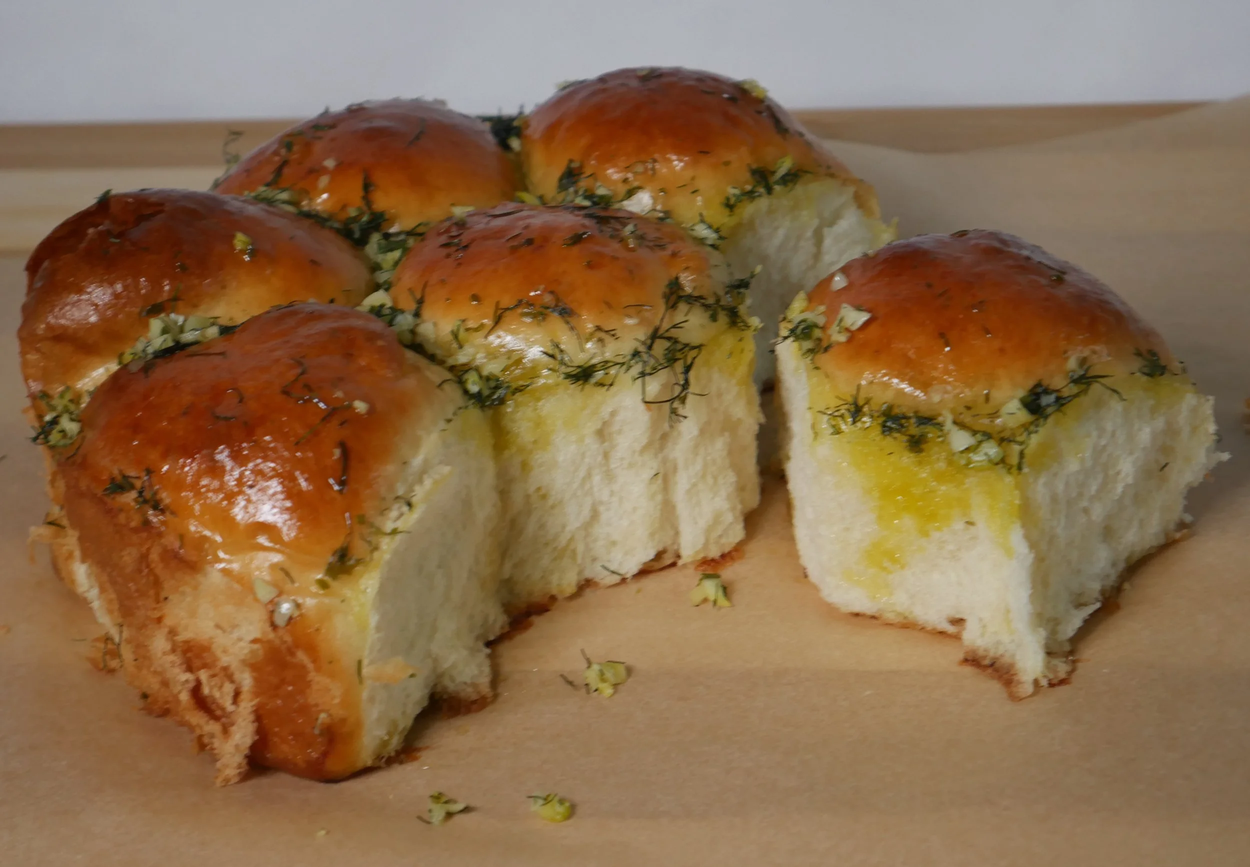 Pampushky - Ukrainian Garlic Bread - Without the bite of the garlic # ...