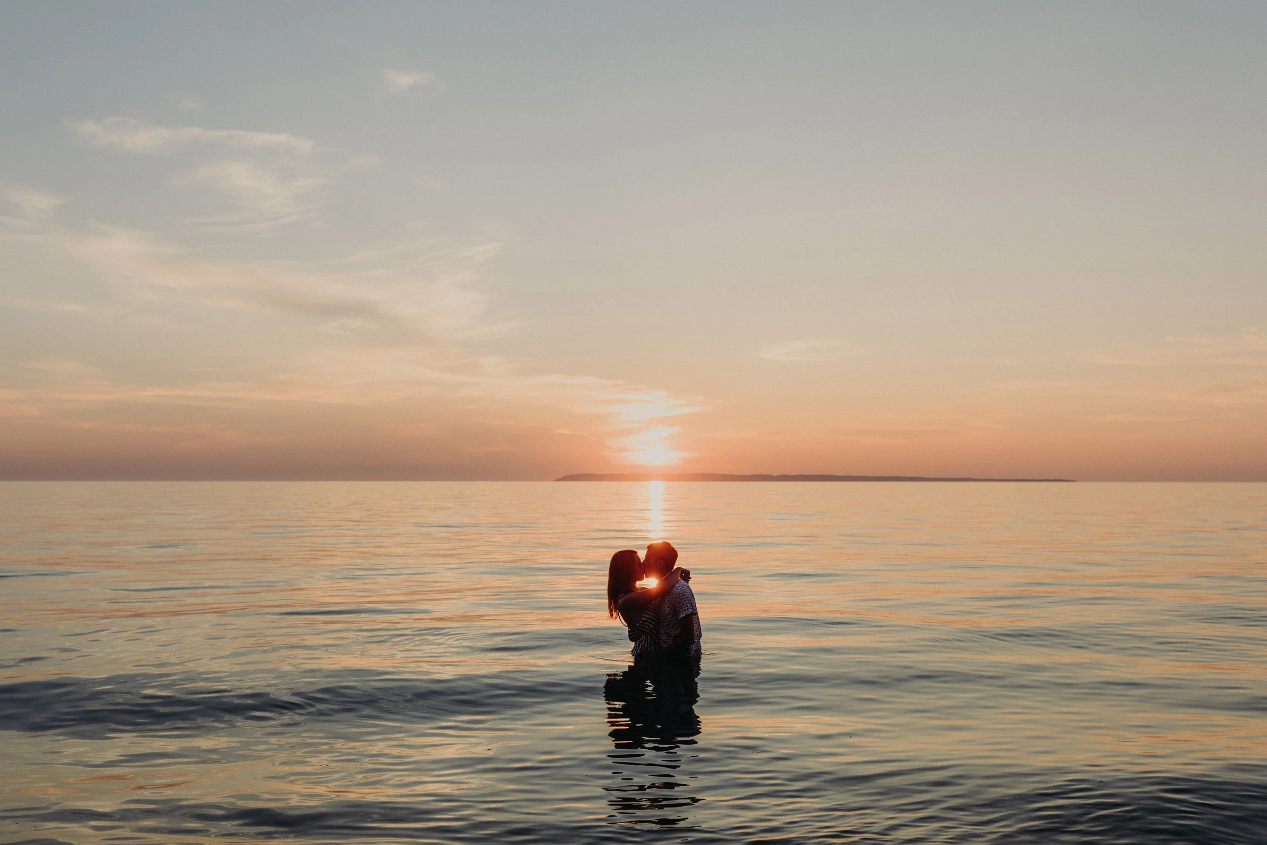 Unique Sleeping Bear Dunes Golden Hour Engagement Session — Dan Cox ...