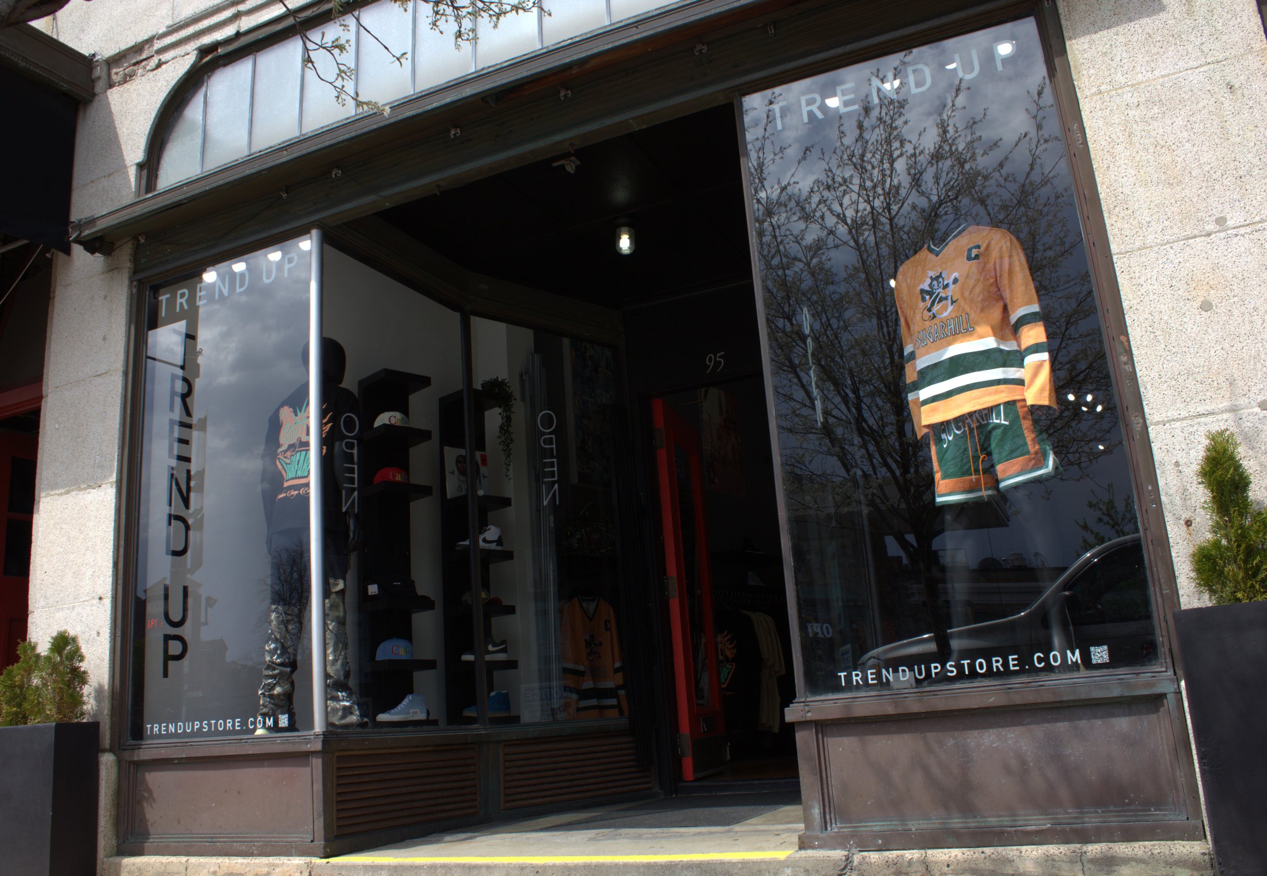 TREND UP STORE: Streetwear, Sneakers, Hypebeast, Records