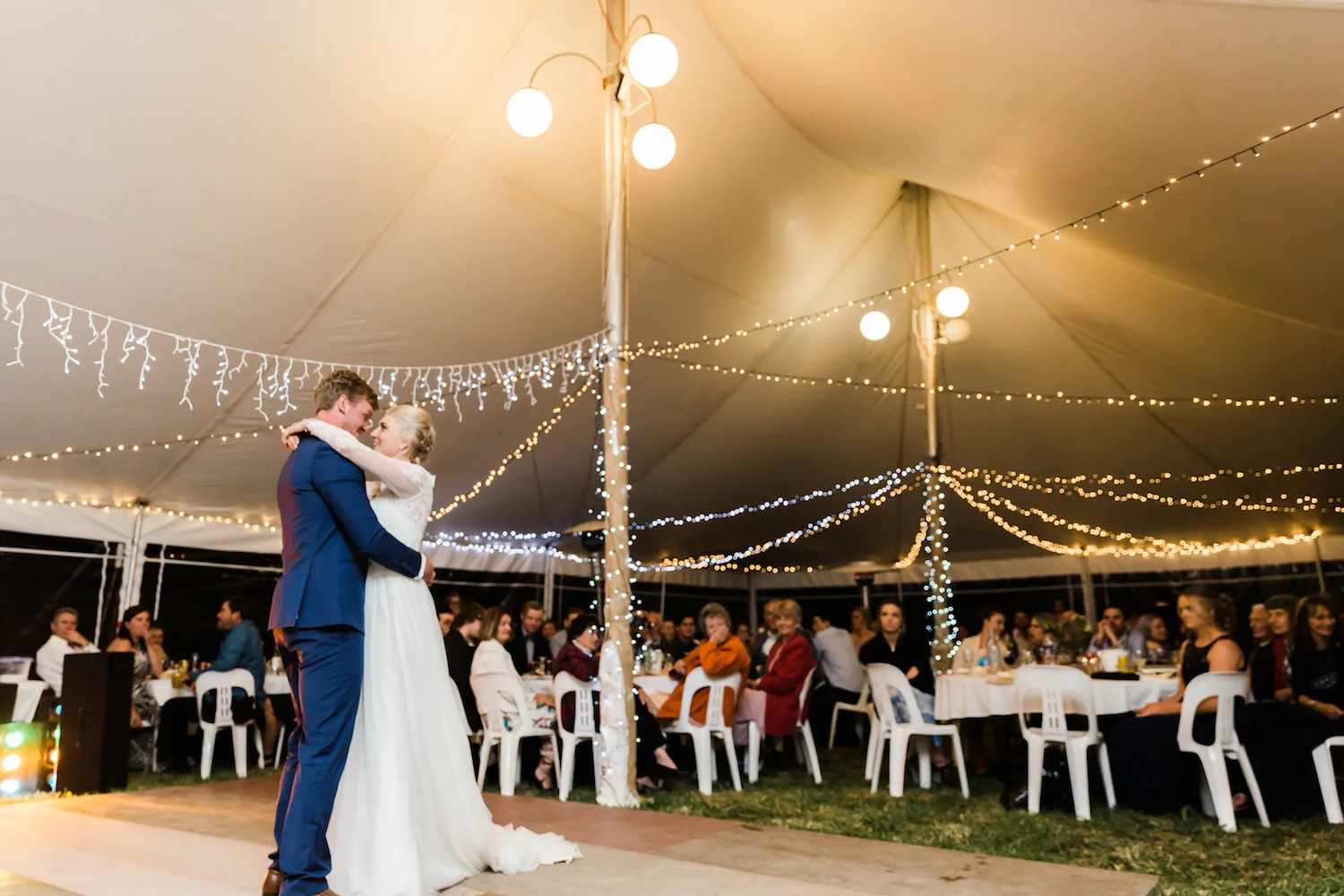 LAURA & JAY | GLEN INNES WEDDING — Newcastle & Hunter Valley Wedding ...