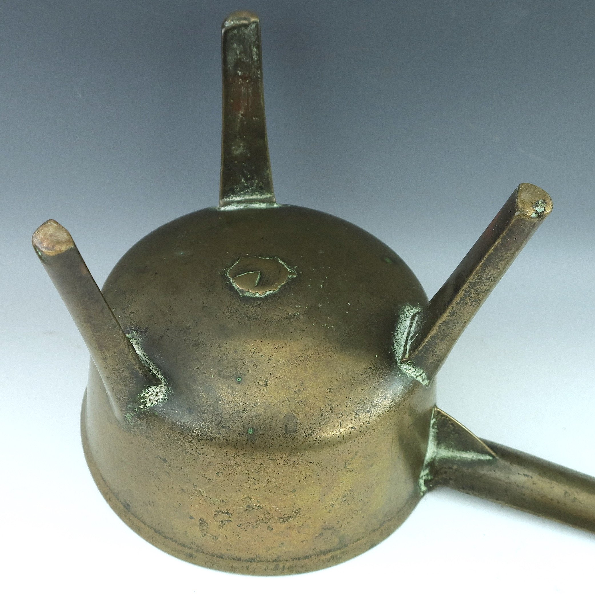 Pilgrim Period Bell Metal Posnet circa 17th/early 18th cent — Montaine ...