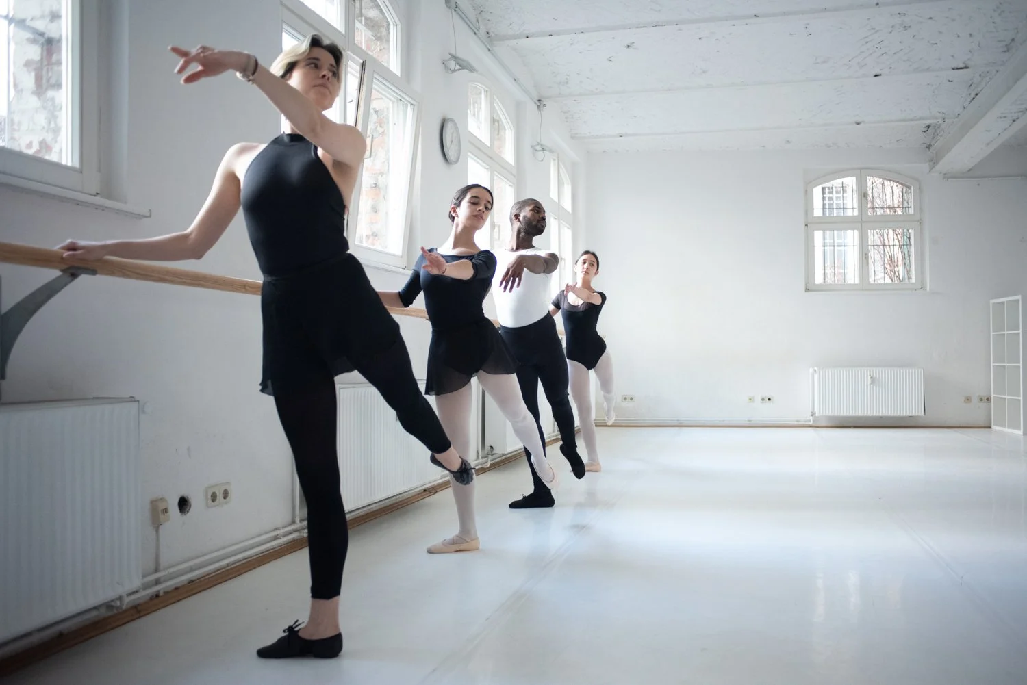 THE CENTER School of Performing Arts in English — Dance Workshops in ...