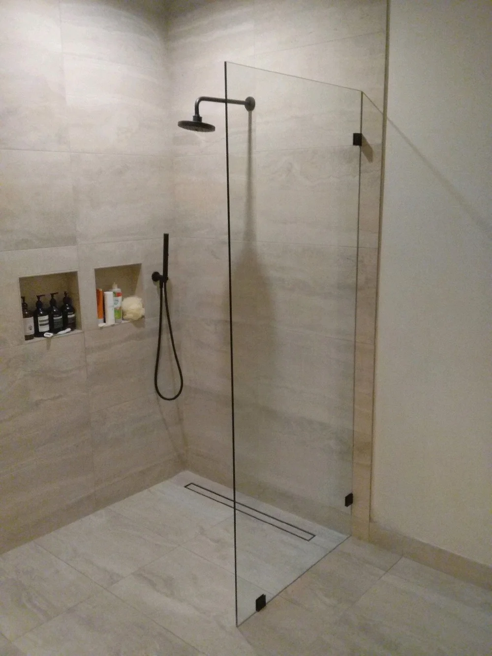 DT Glass | Walk-In Shower Design
