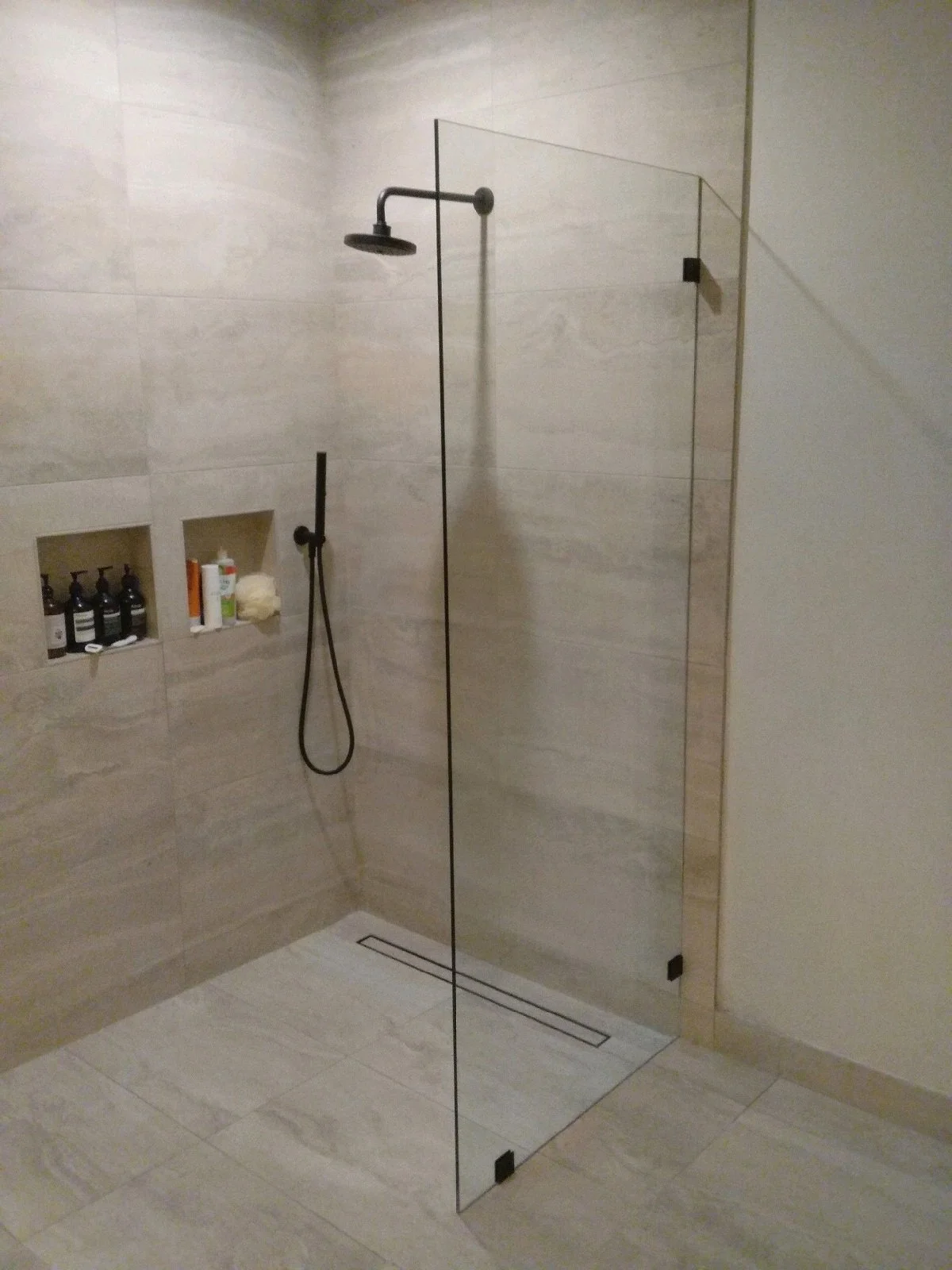 DT Glass | Walk-In Shower Design