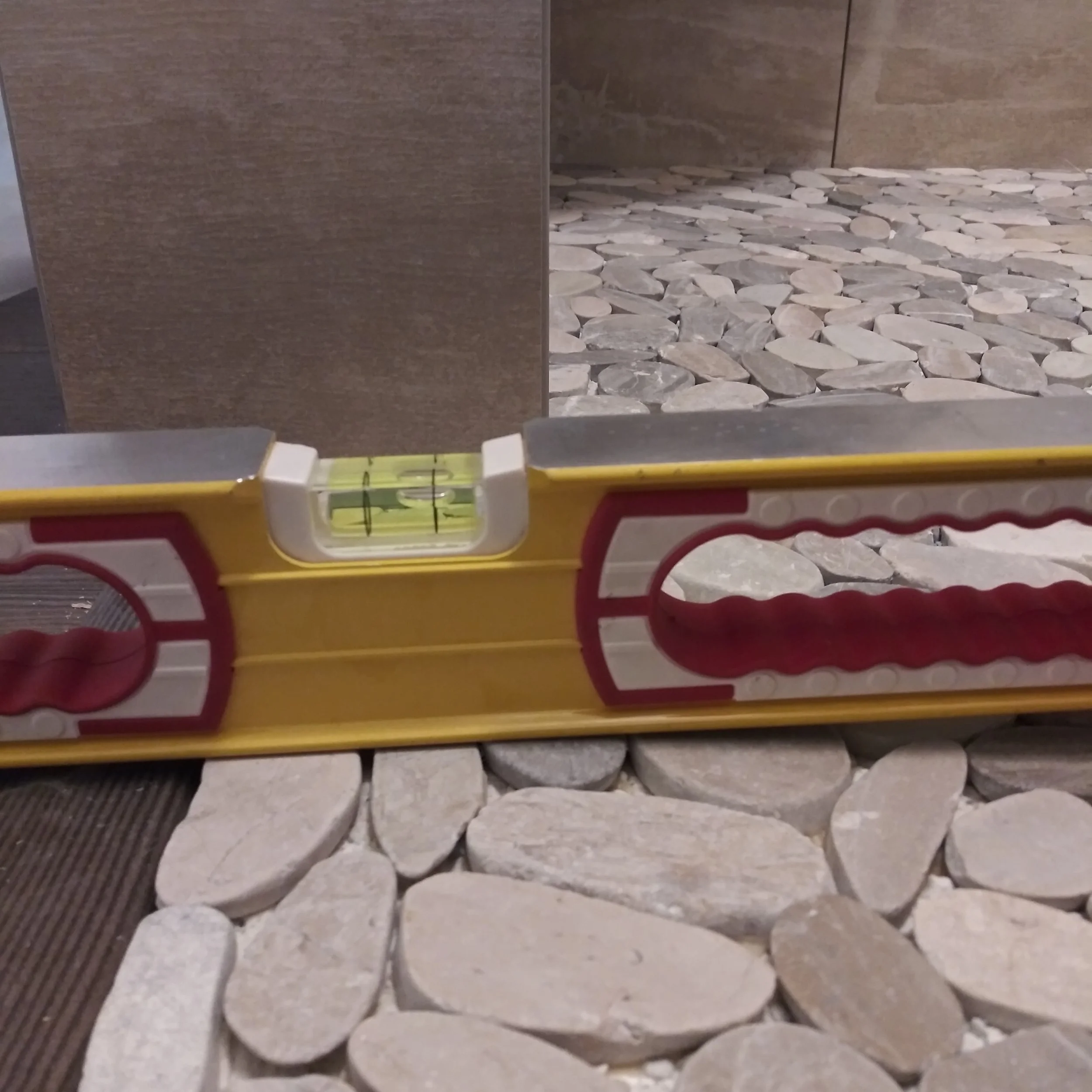 DT Glass | Curbless Shower Design