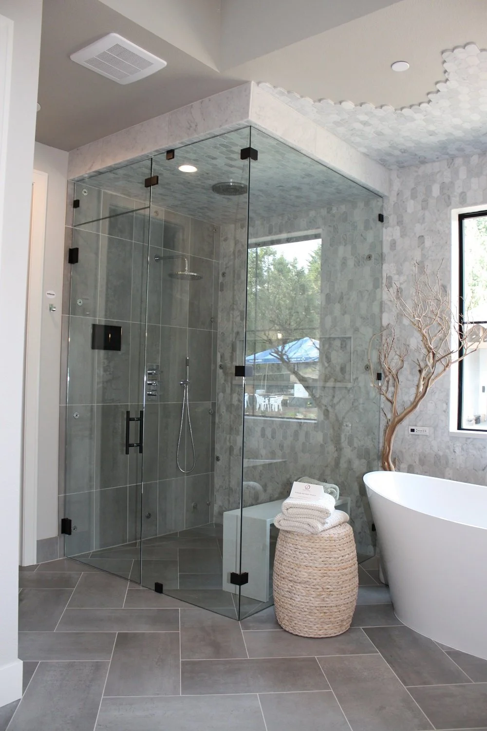 DT Glass | Curbless Shower Design