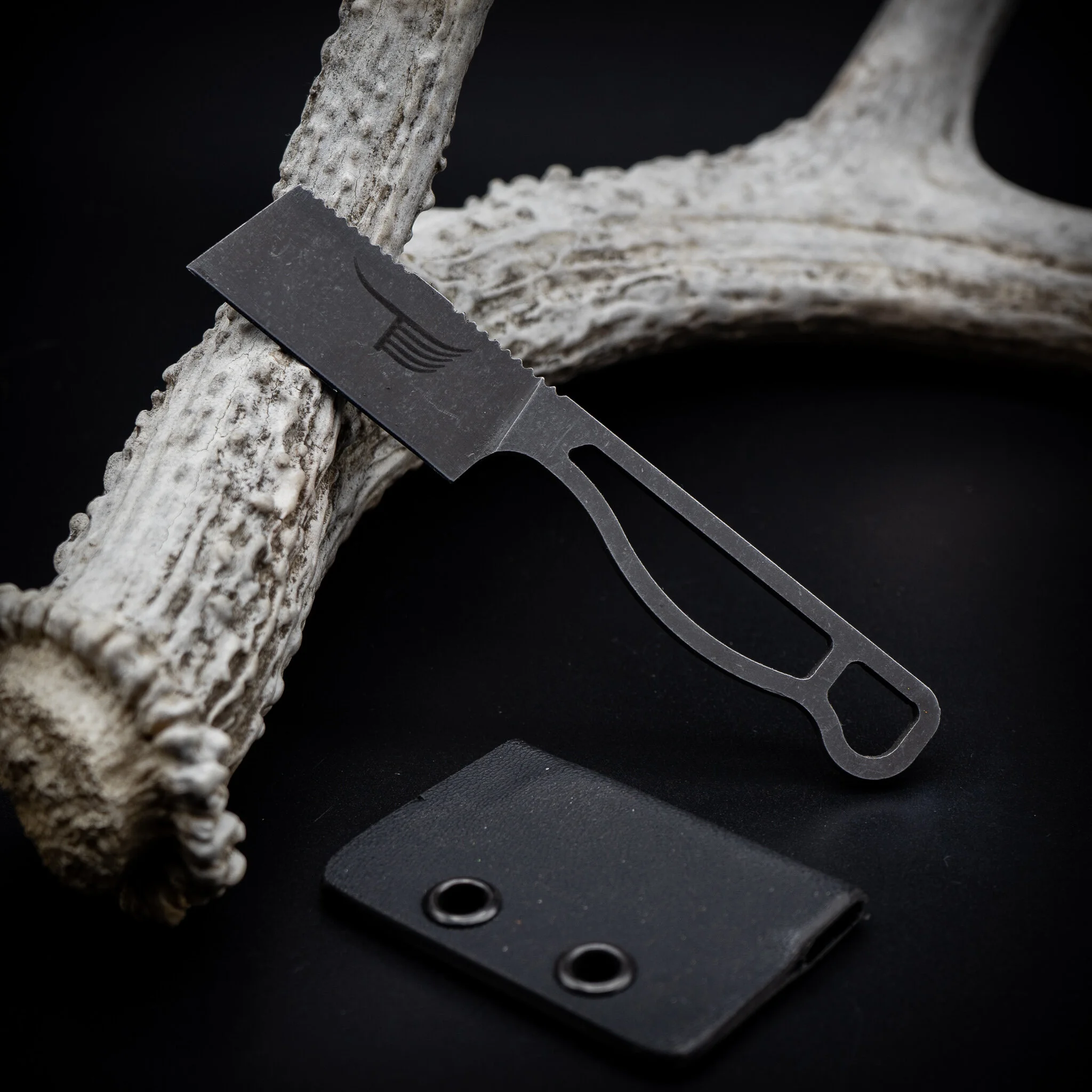 Tyto Knives