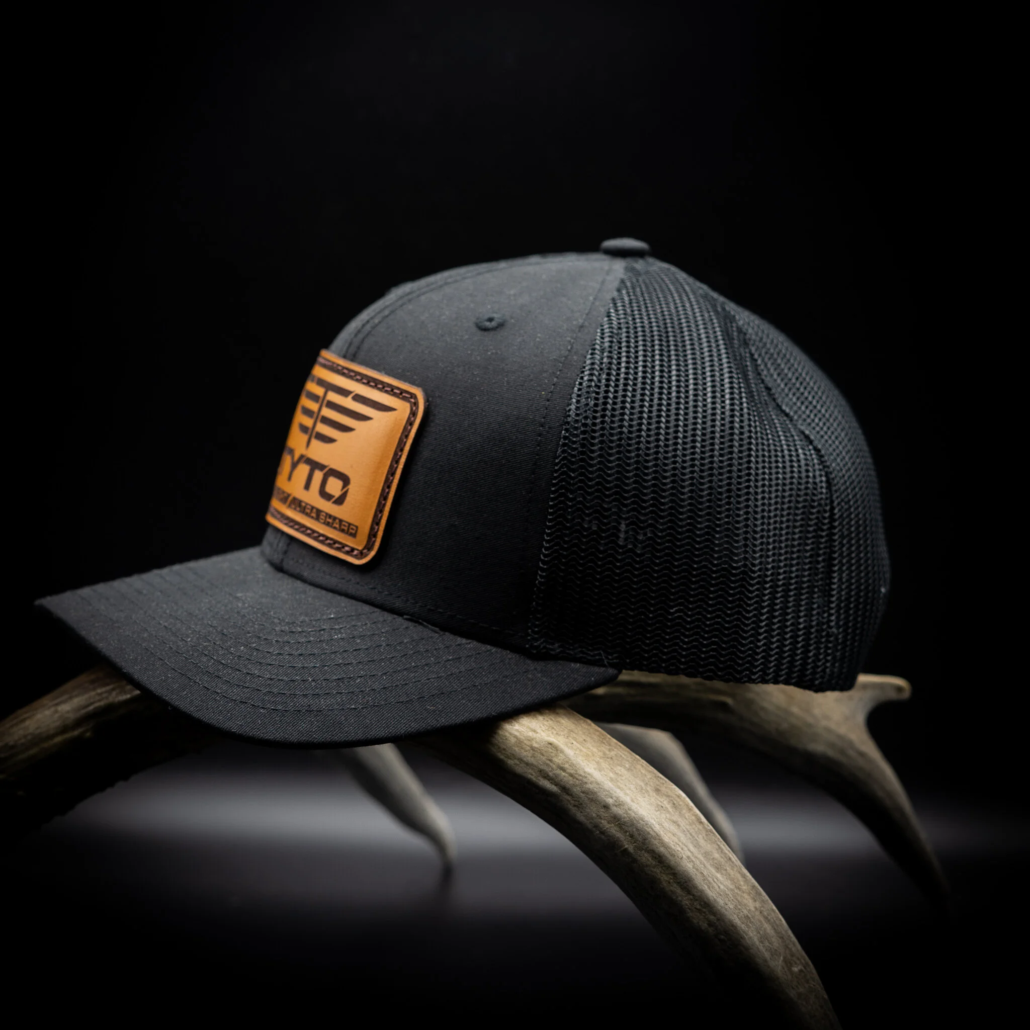 Tyto Knives — Tyto Knives