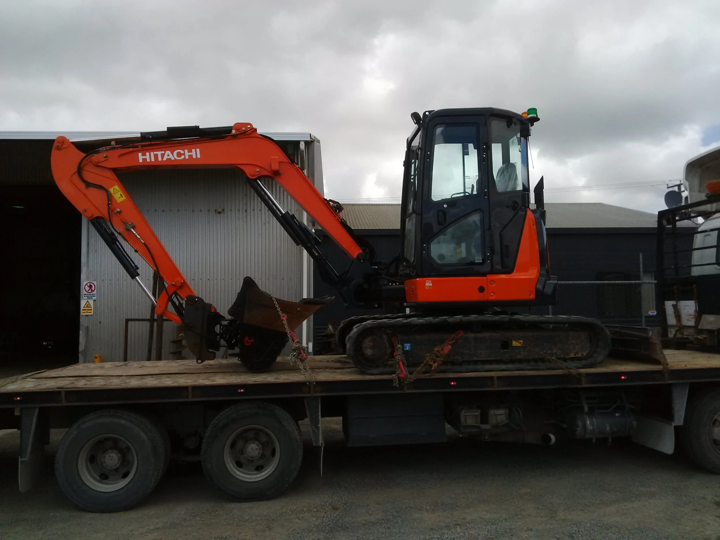 Medium-Size Excavators: Hire 5-6 Tonne Excavators in NZ