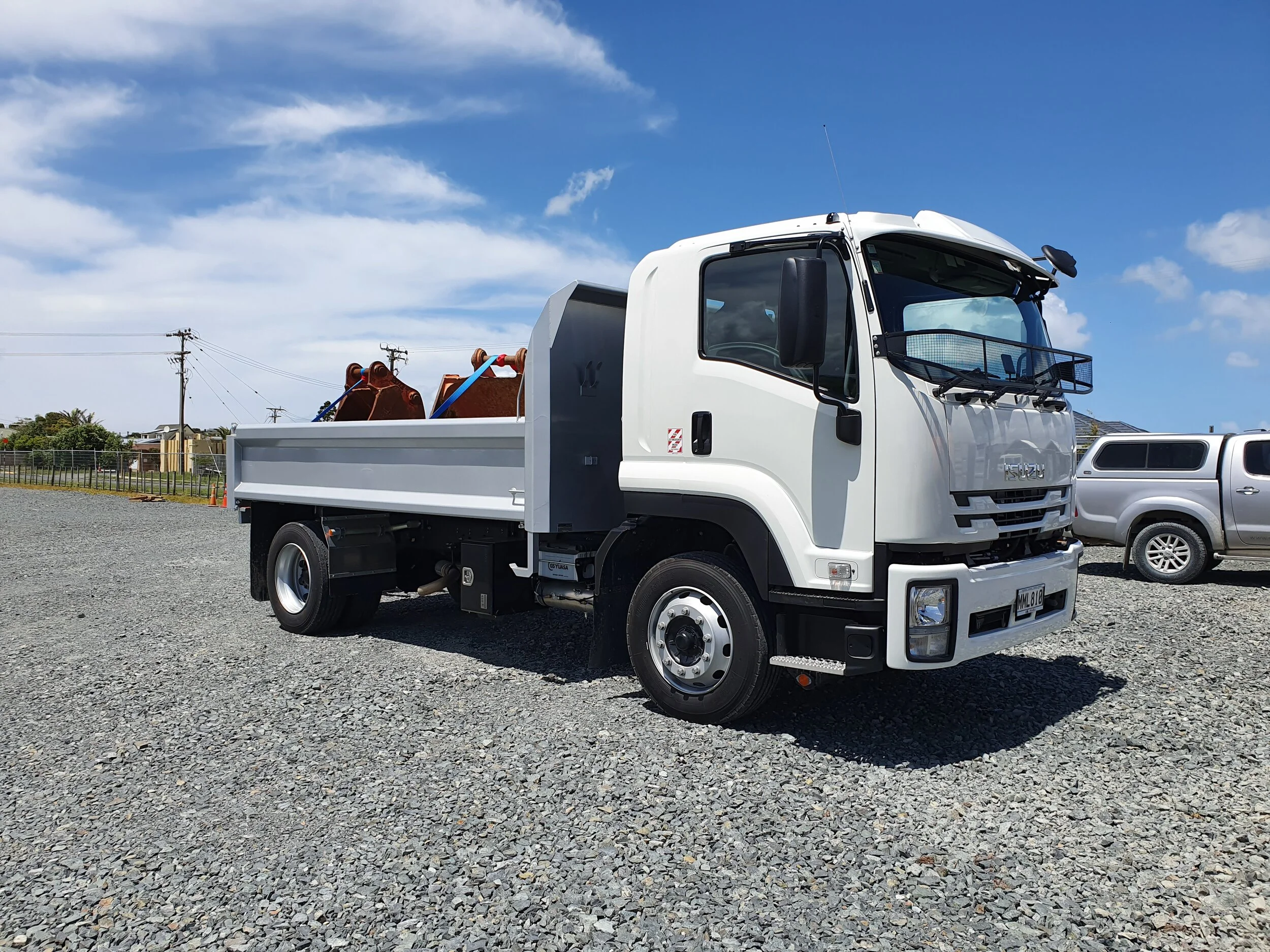 Hire 4x2 Tipper Trucks for Your Projects in Northland