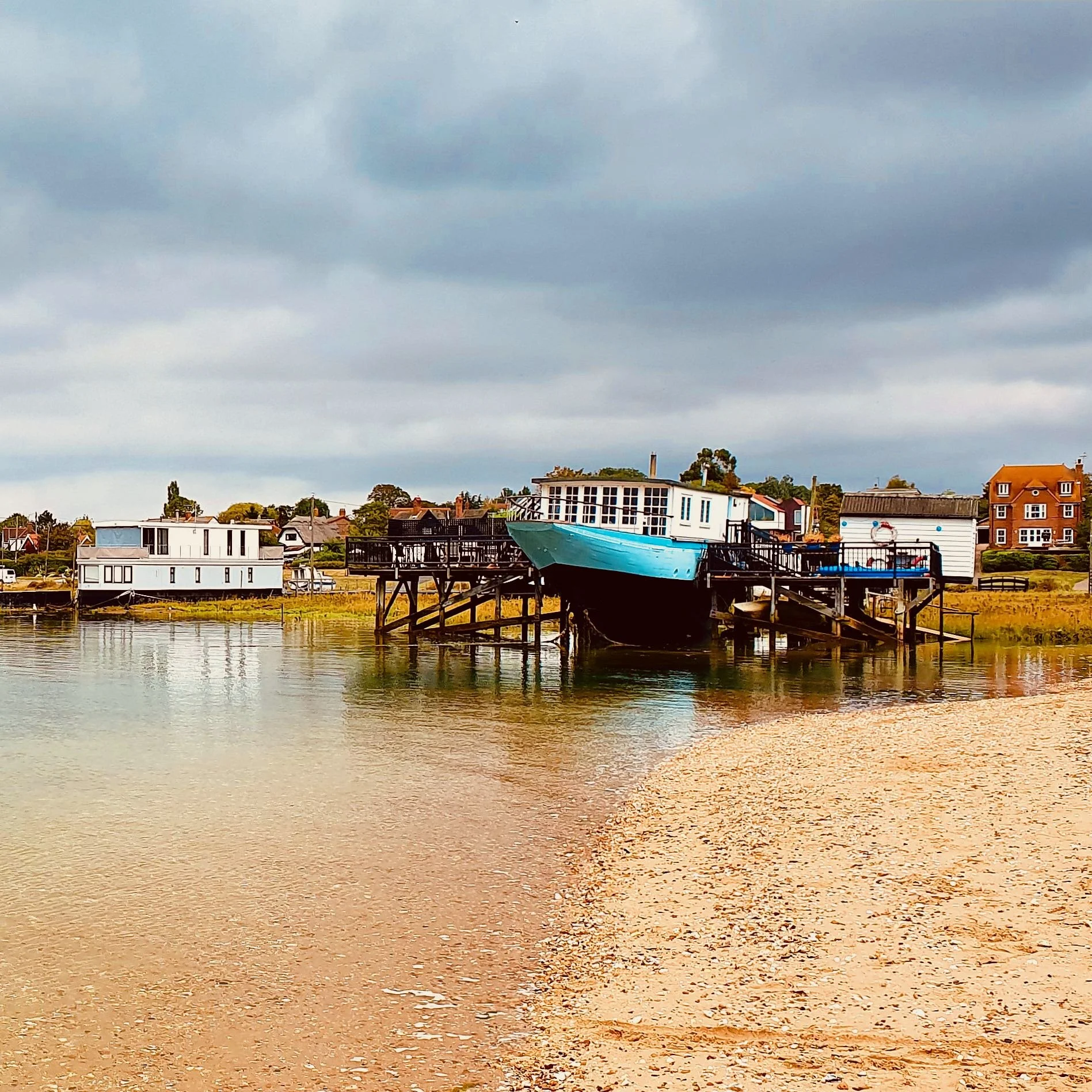 Boat trips, sail and River Cruise holidays on the Blackwater and Colne ...