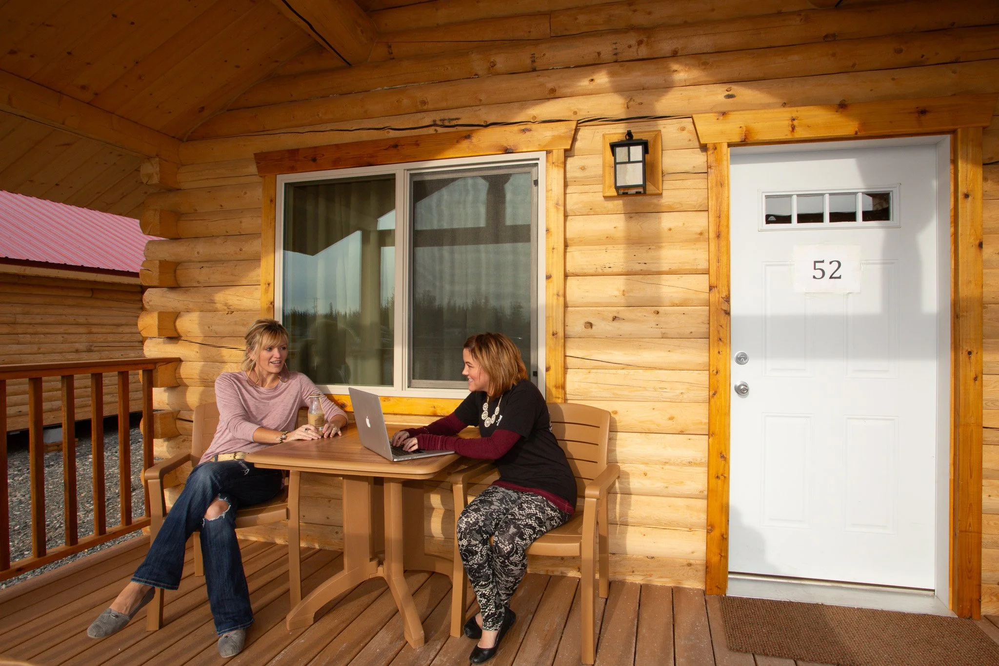 Deluxe Cabins — Young's Motel : Tok, Alaska
