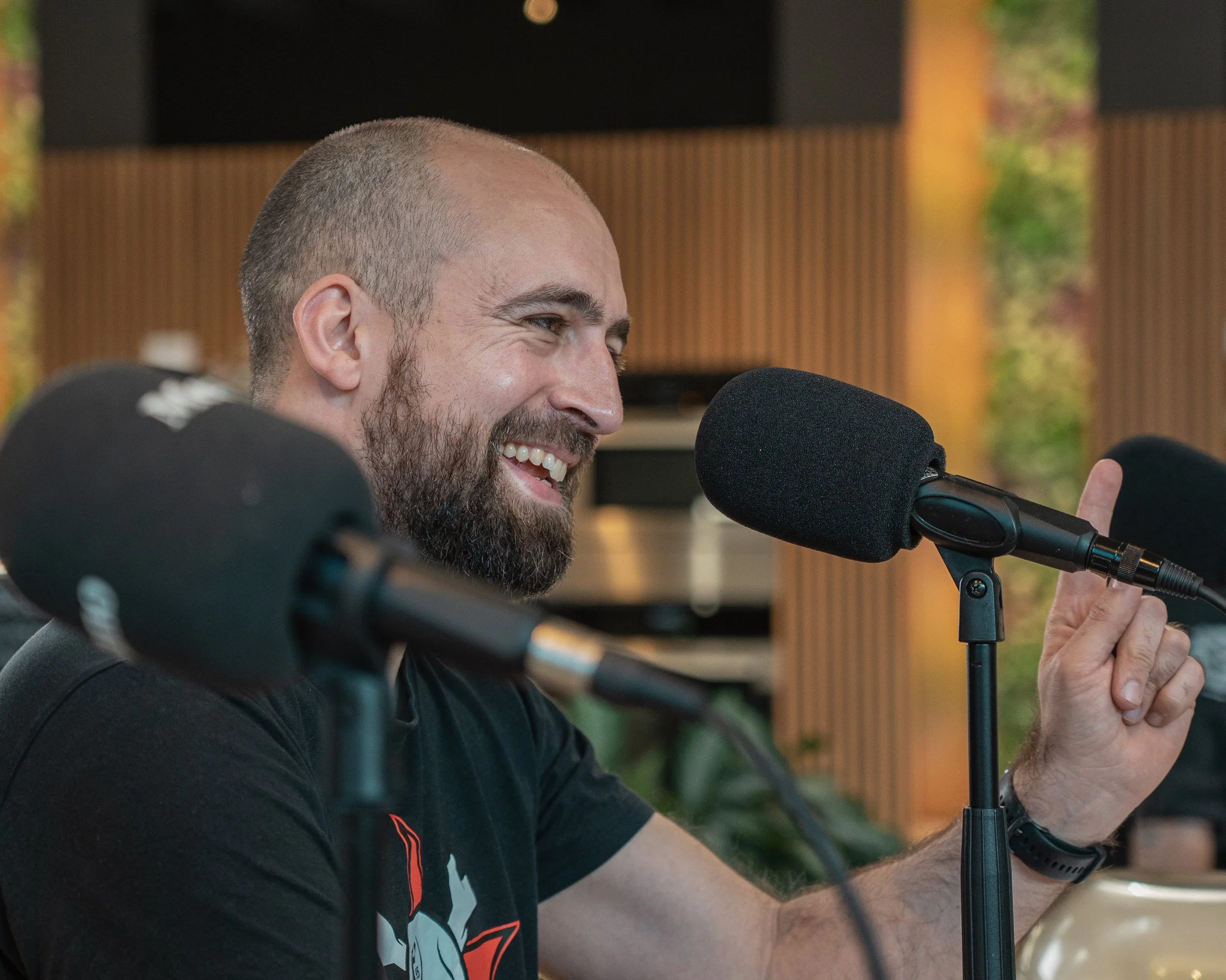 Fredagsfrokosten - Må journalister og kommentatorer holde med et hold ...