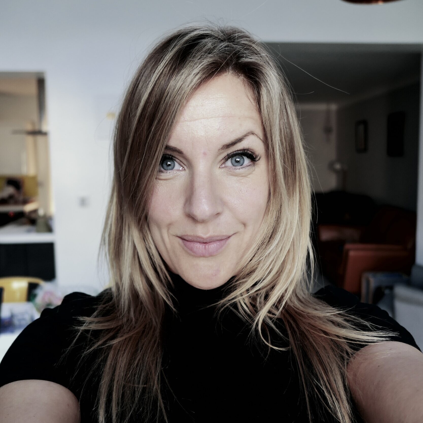 Rebecca Roberts's Instagram, Twitter & Facebook on IDCrawl