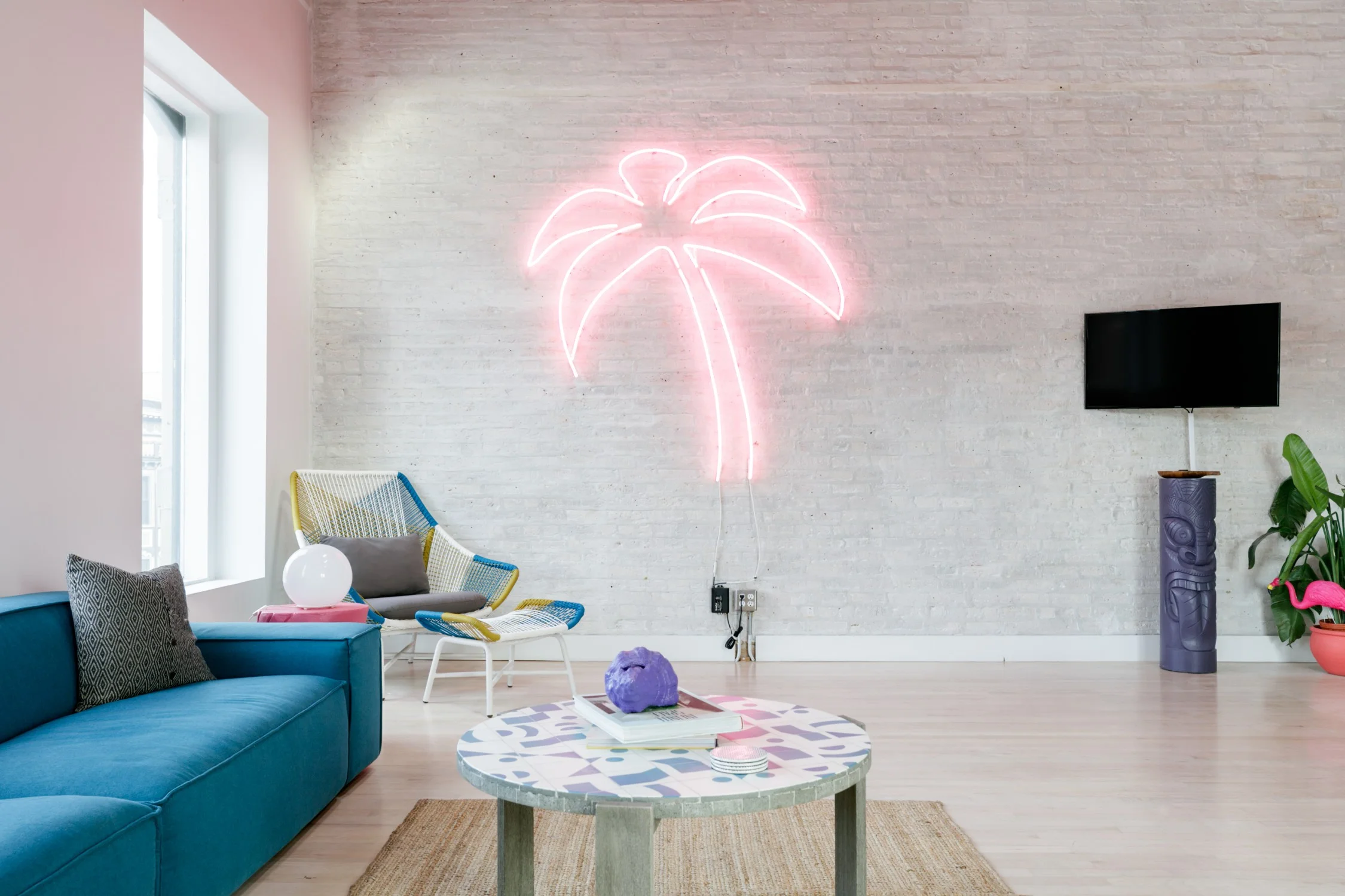 Airbnb Interior Designer - How to Design an Unforgettable Airbnb — Mid ...