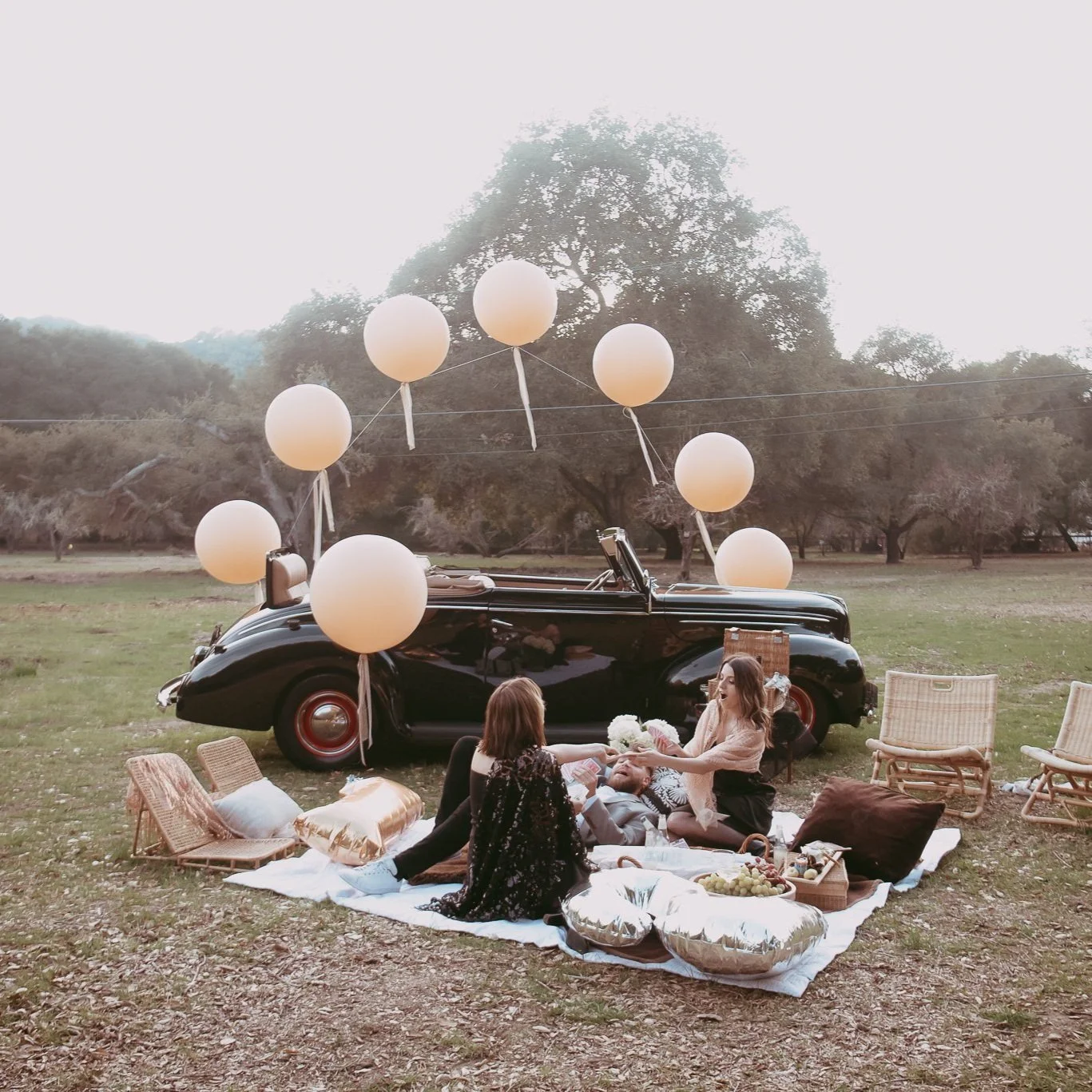 FLOATING BALLOON ARCH — LIFTED BALLOONS | Martinez, California
