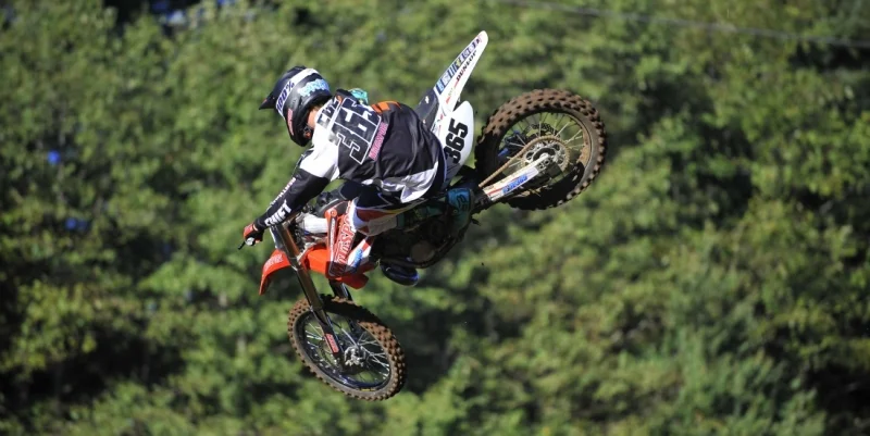 10 of the Craziest Dirt Bike Jumps (Videos and Tips)