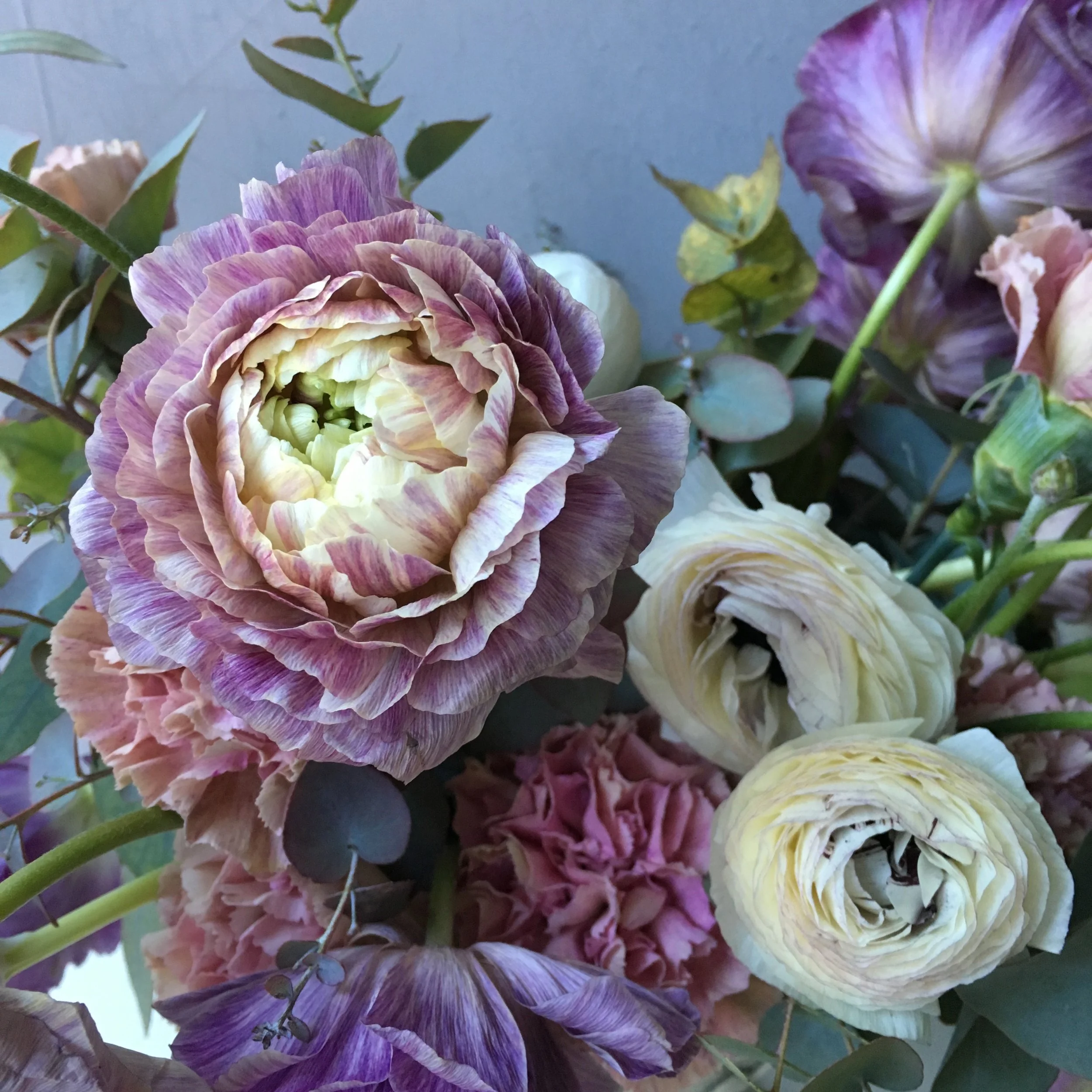 Fast Flower Video: Create a Purple Centerpiece Arrangement