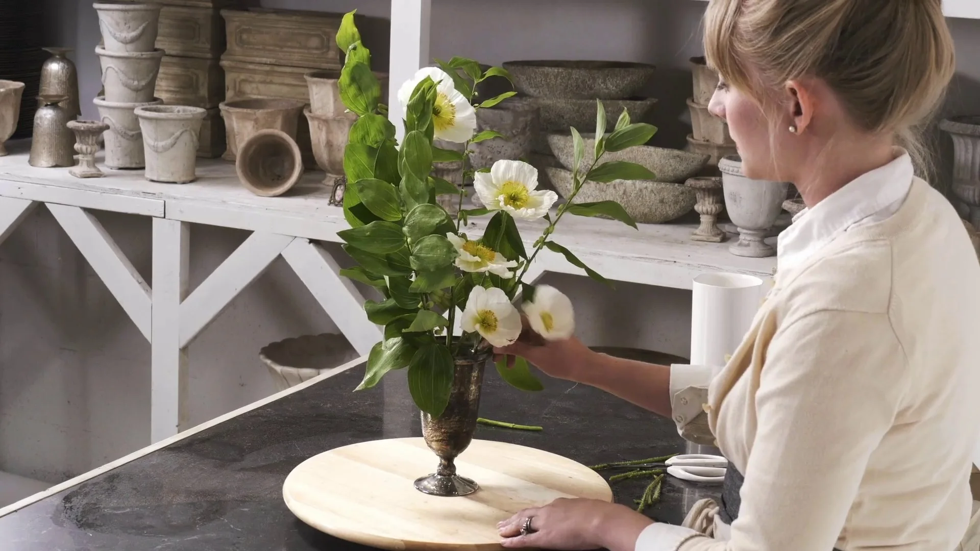 Video: Make a Simple, Elegant Floral Design with Only 2 Ingredients