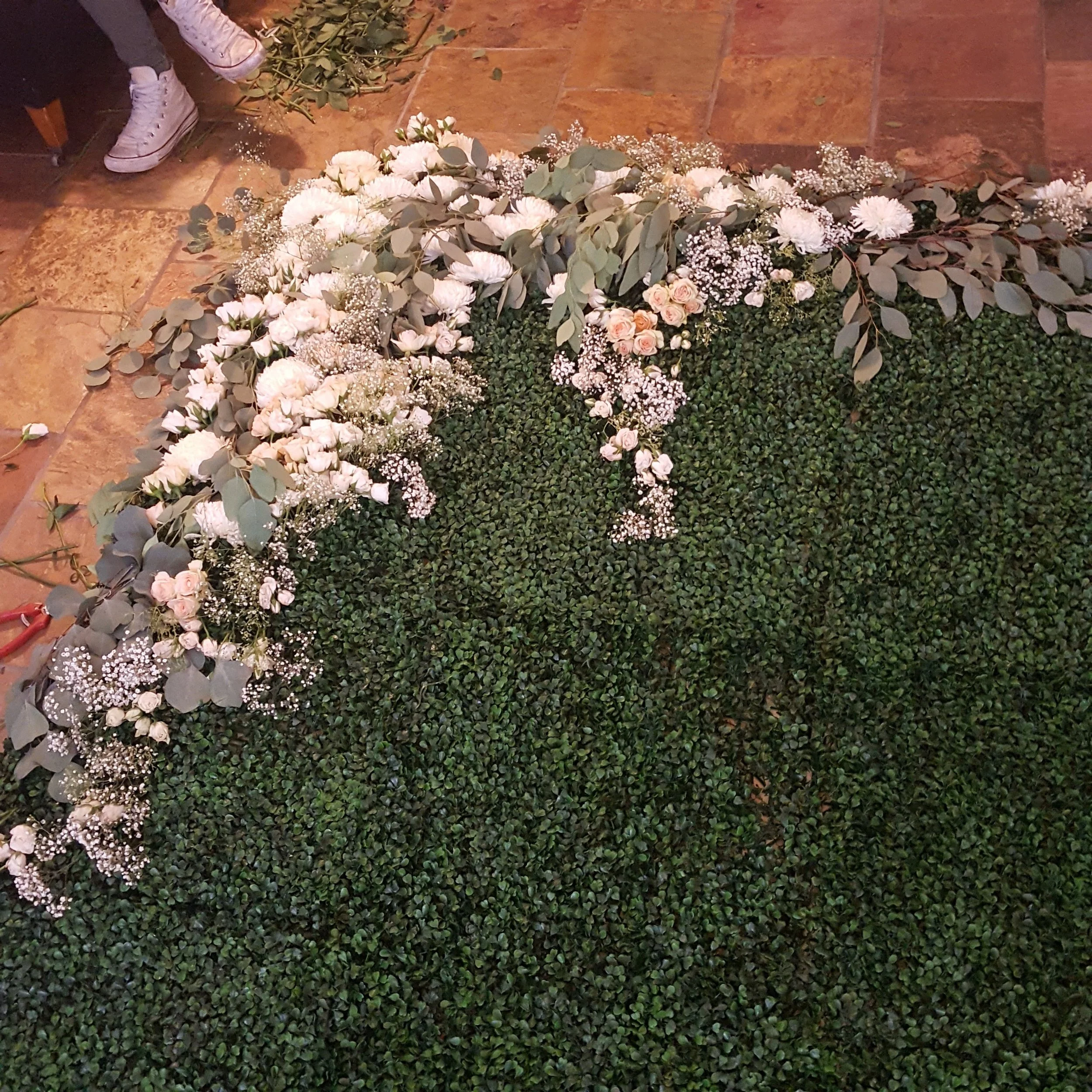 Here's How to Make a Flower Wall Step by Step