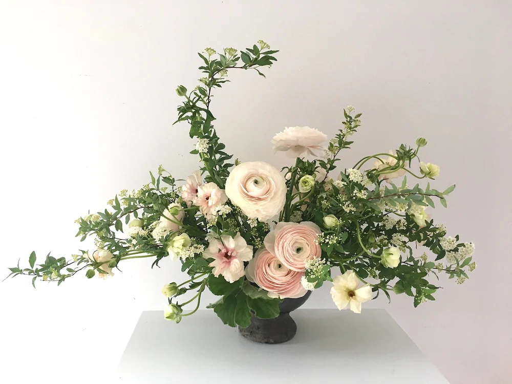 Video: Floral Design Principles Used in a Wedding Centerpiece