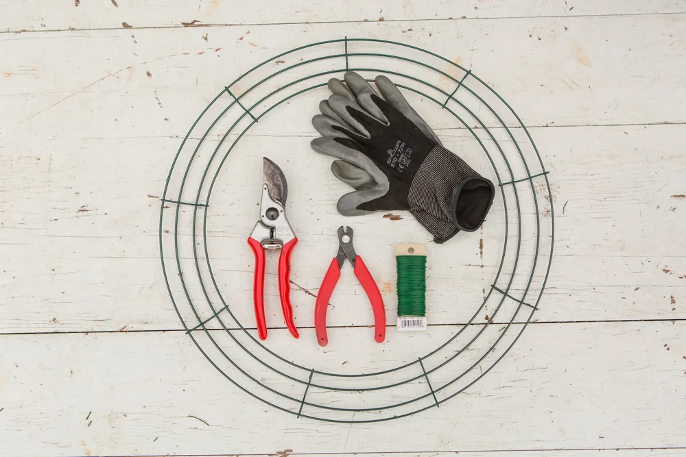 How to Make a Wreath (It's Easier than You Think)