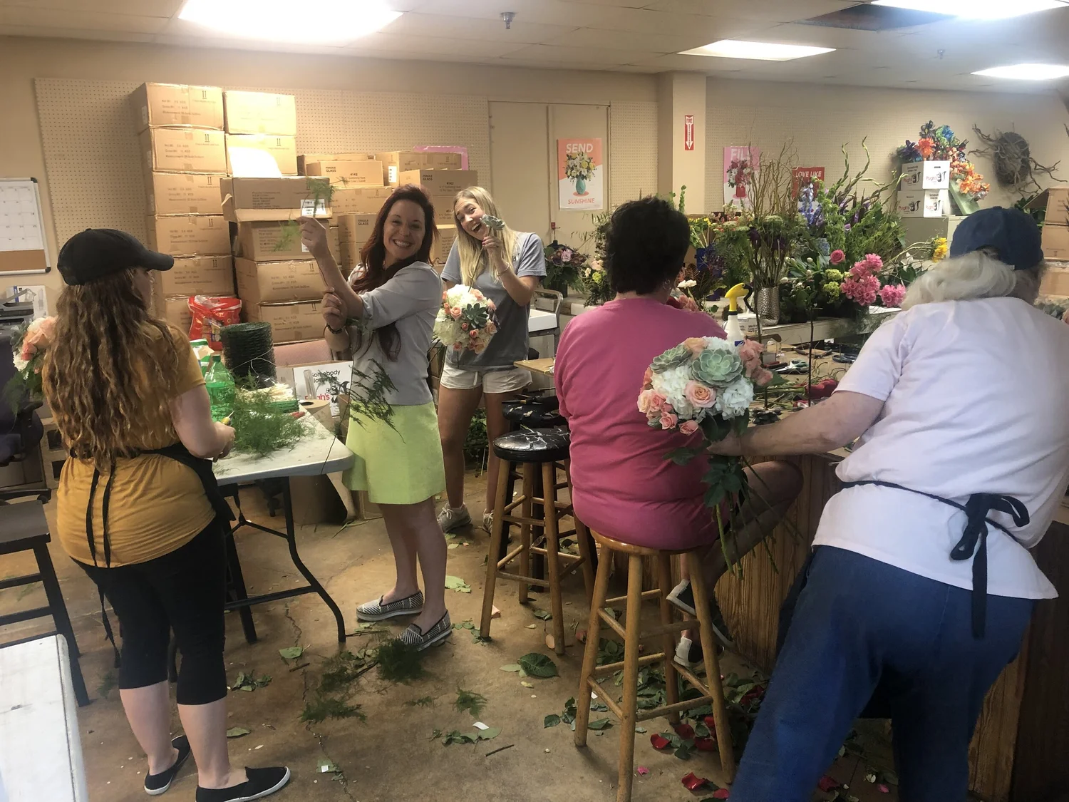 Benefits of Hiring a Professional Florist to Teach Your Floral Staff