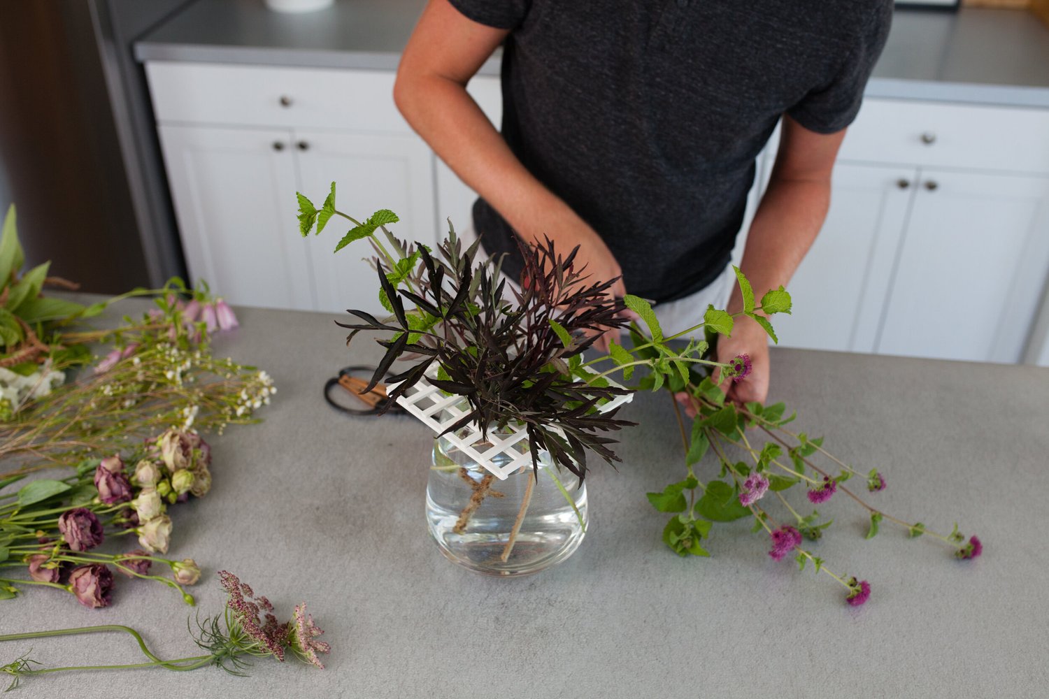 How to Make a Flower Arrangement Using the DIY Floral Grid