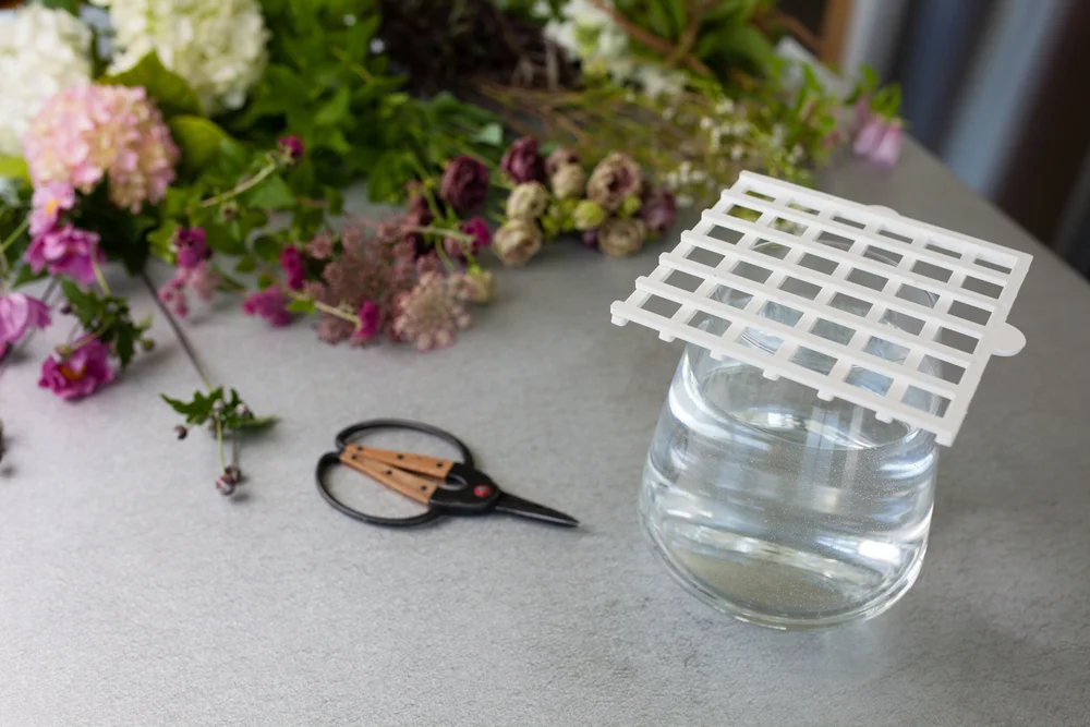 How to Make a Flower Arrangement Using the DIY Floral Grid
