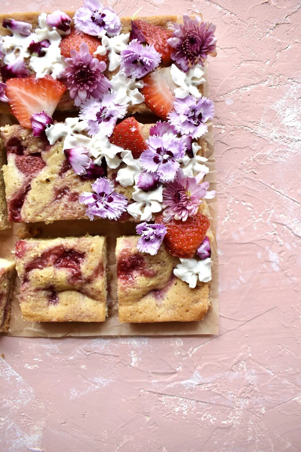 How to Prepare Edible Flowers for Cakes, Desserts, and More!