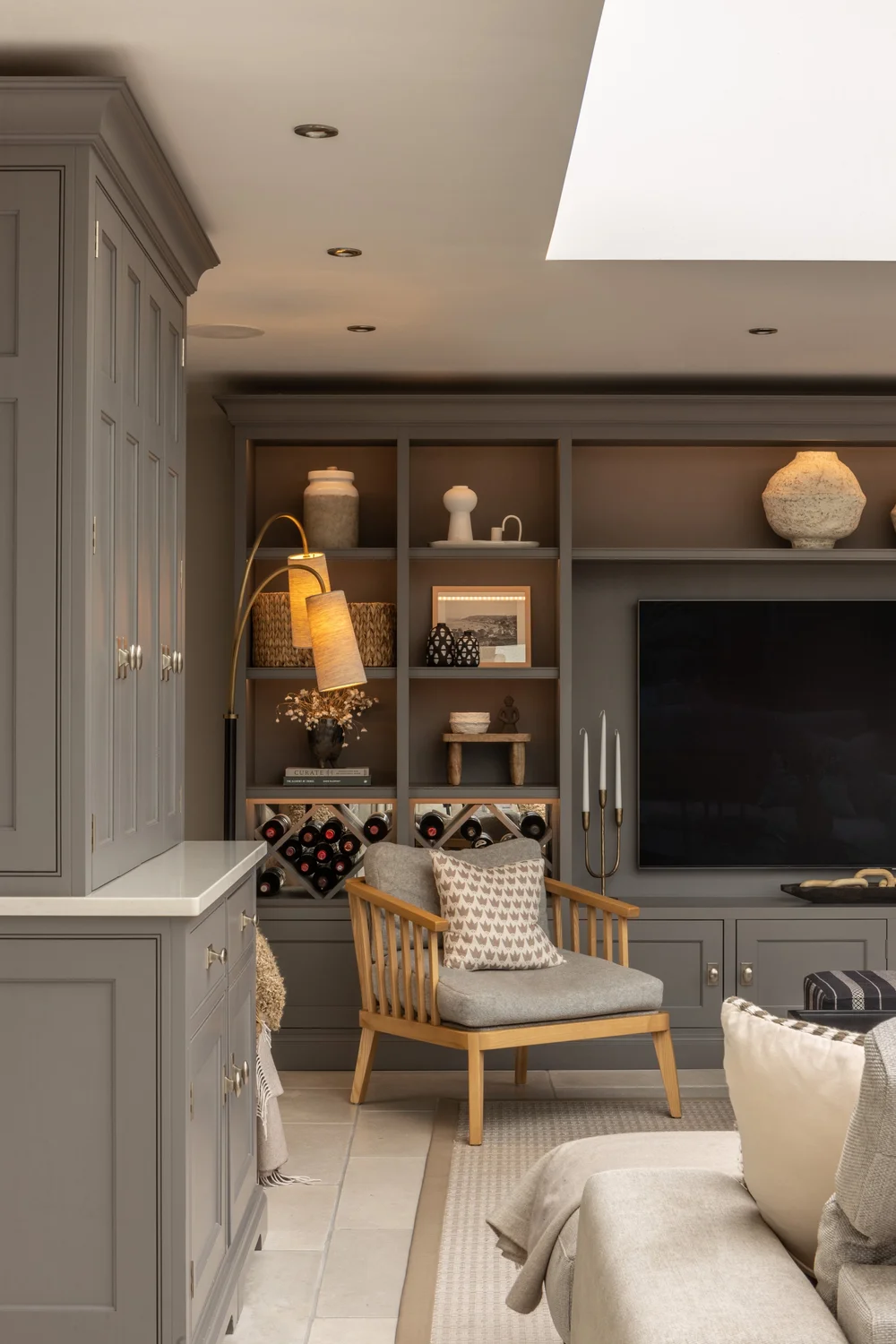 QUIET LUXURY — DECORUM