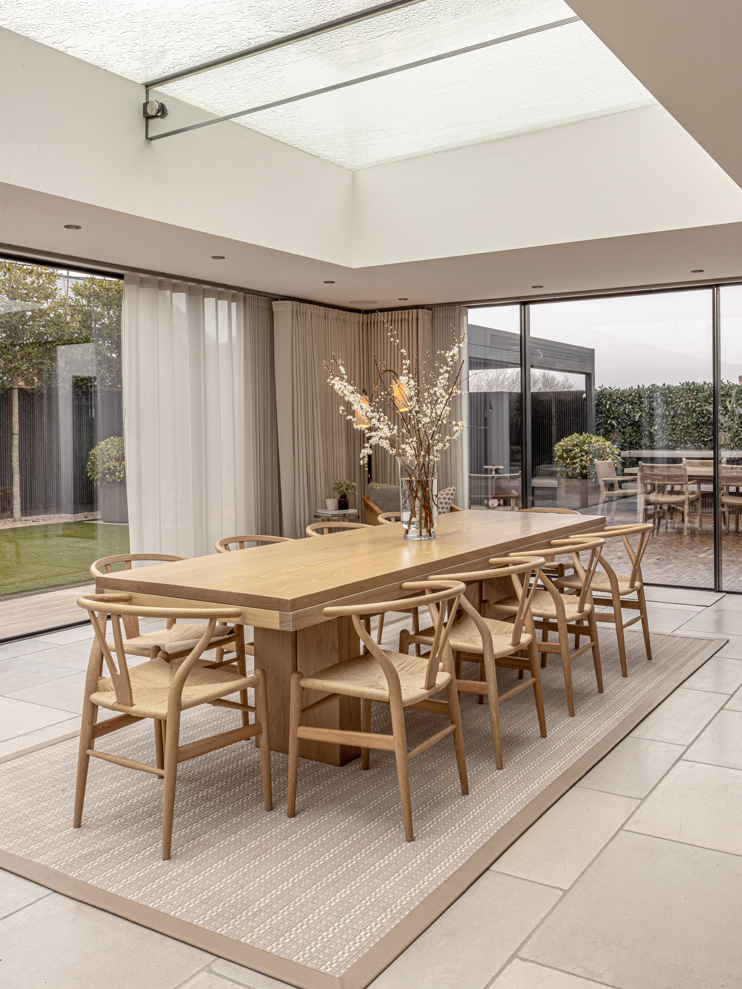 QUIET LUXURY — DECORUM