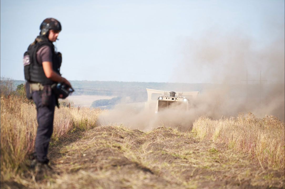 Ukrainian specialists deploy GCS-200 to clear fields of mines and ...