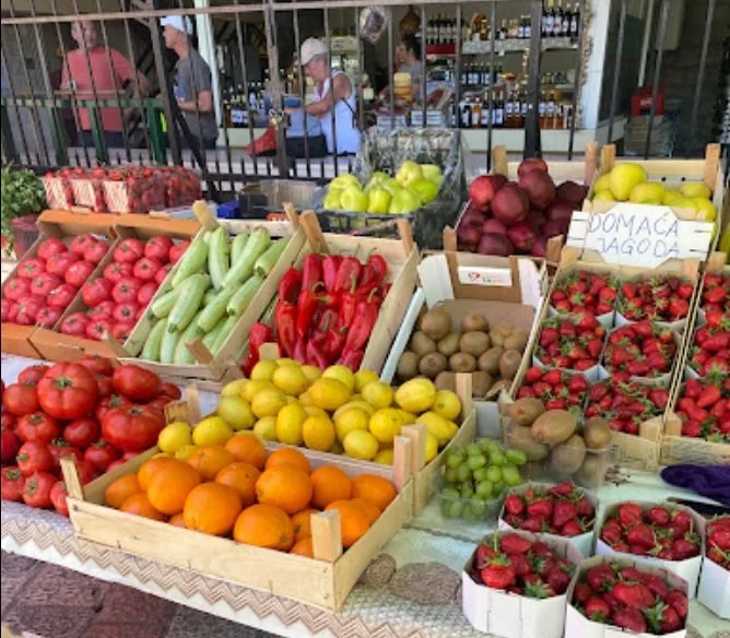 the farmers market in kotor