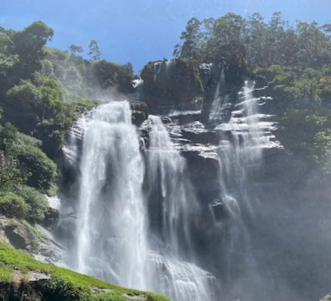 the stunning bomburu ella waterfall