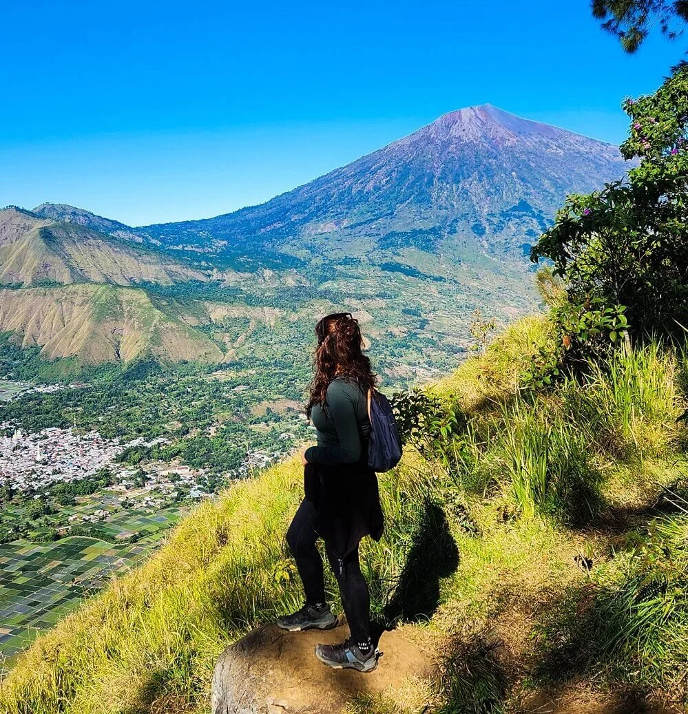 pergasingan hill hike, one of the best day hikes in sembalun