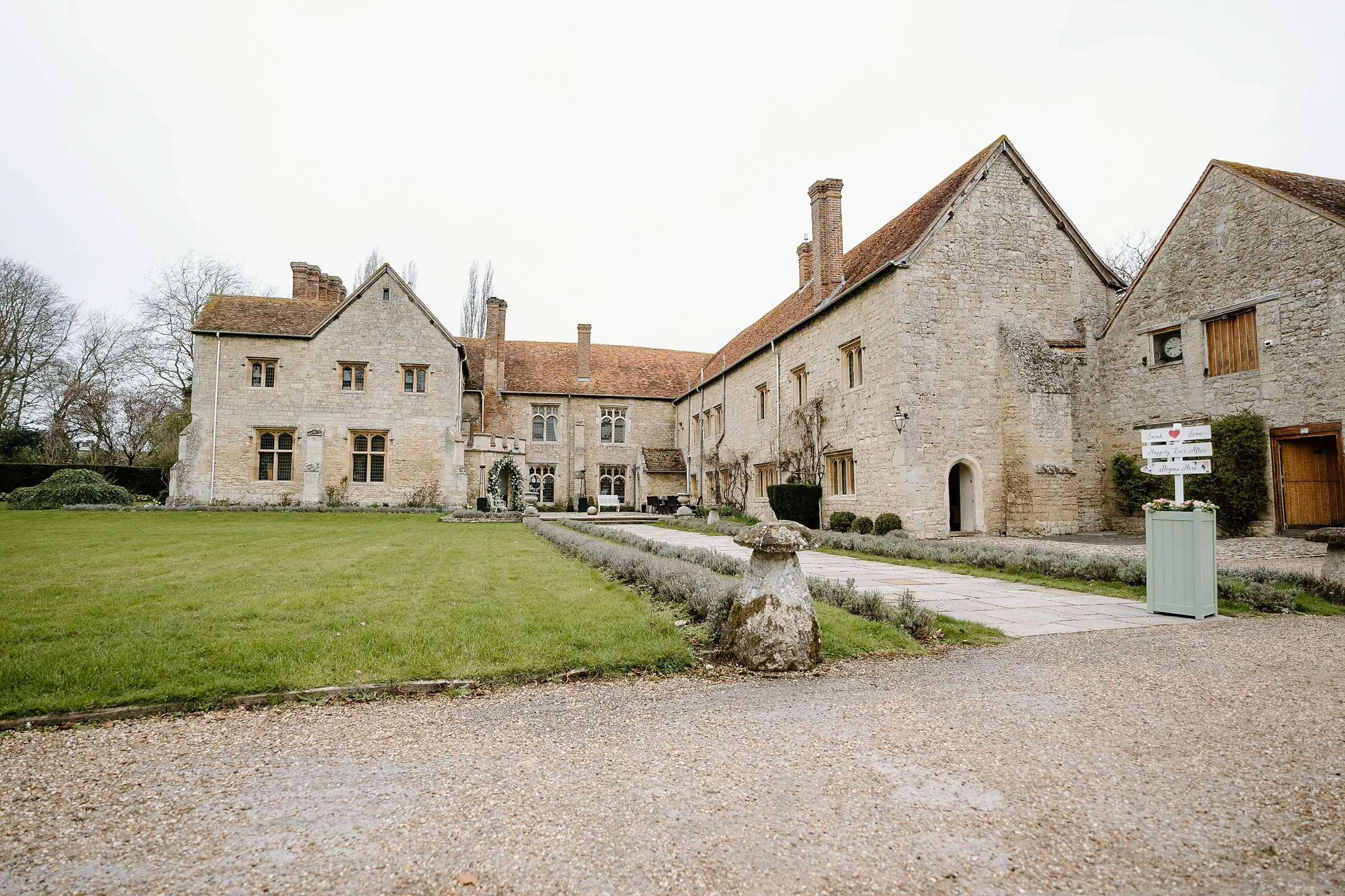 Notley Abbey Wedding Photographer — Steph Kiely | Oxfordshire Wedding ...