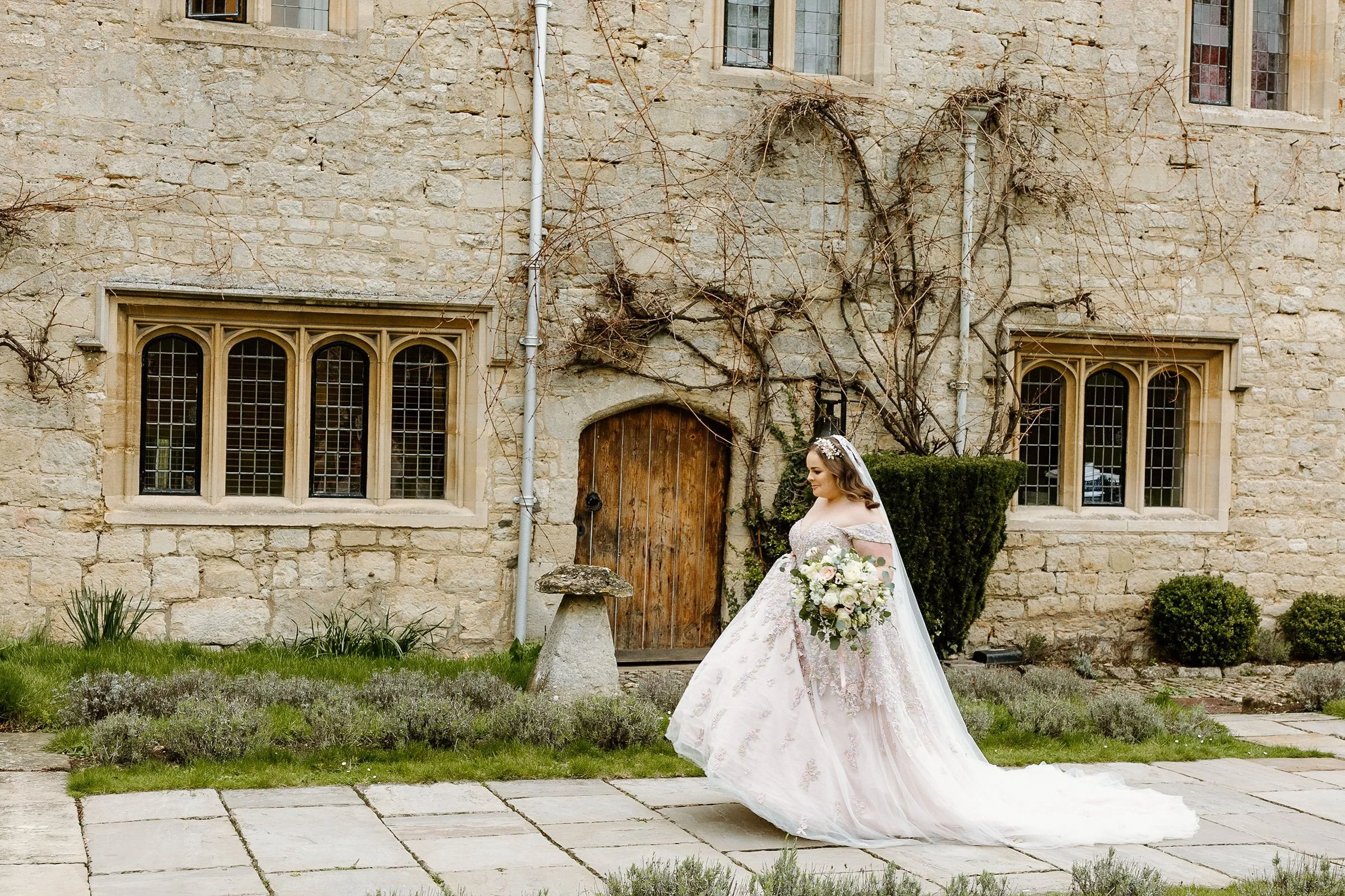 Notley Abbey Wedding Photographer — Steph Kiely | Oxfordshire Wedding ...