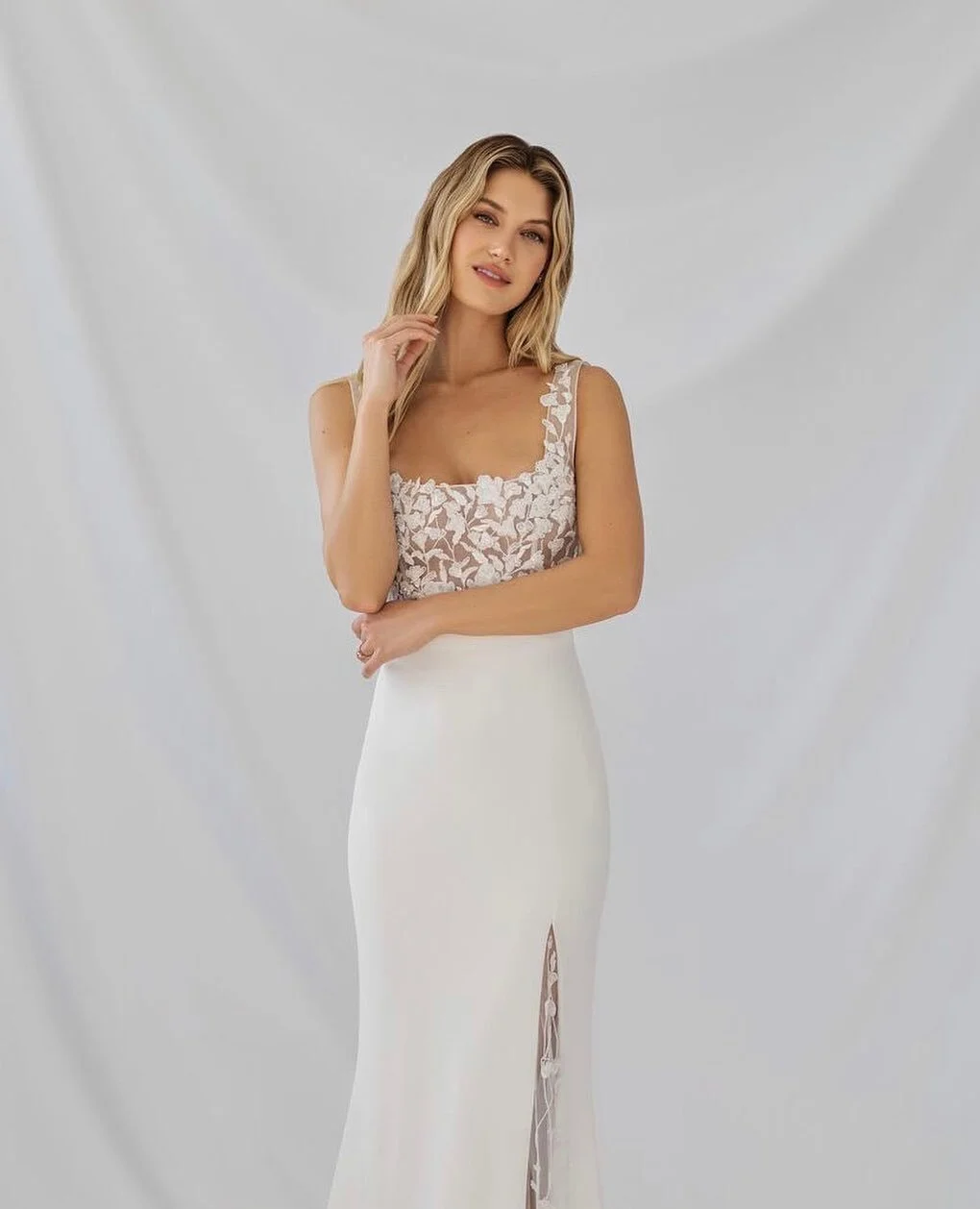 Jane Hill — Alice in Ivory