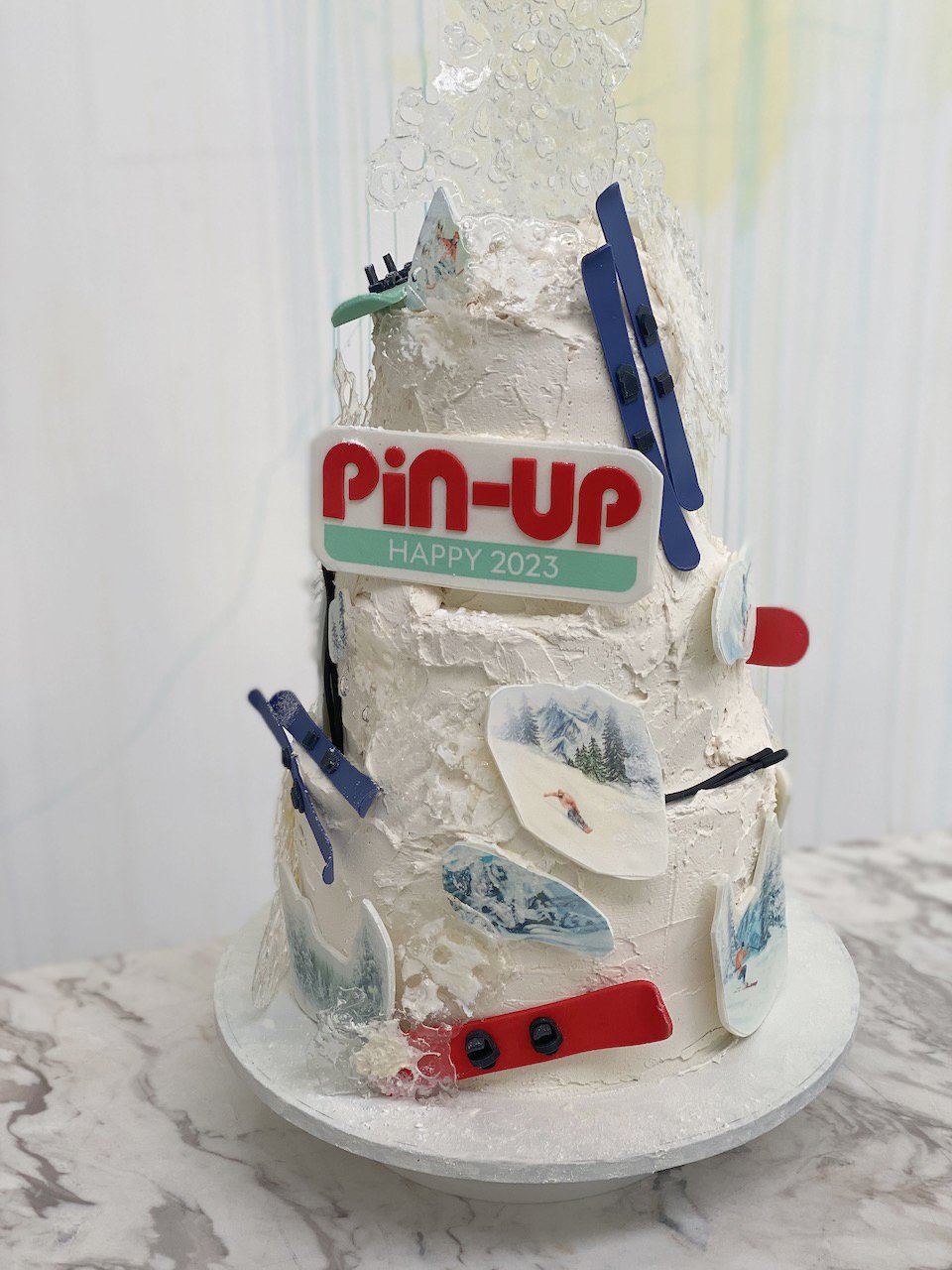 Happy Birthday Pin Up Cake