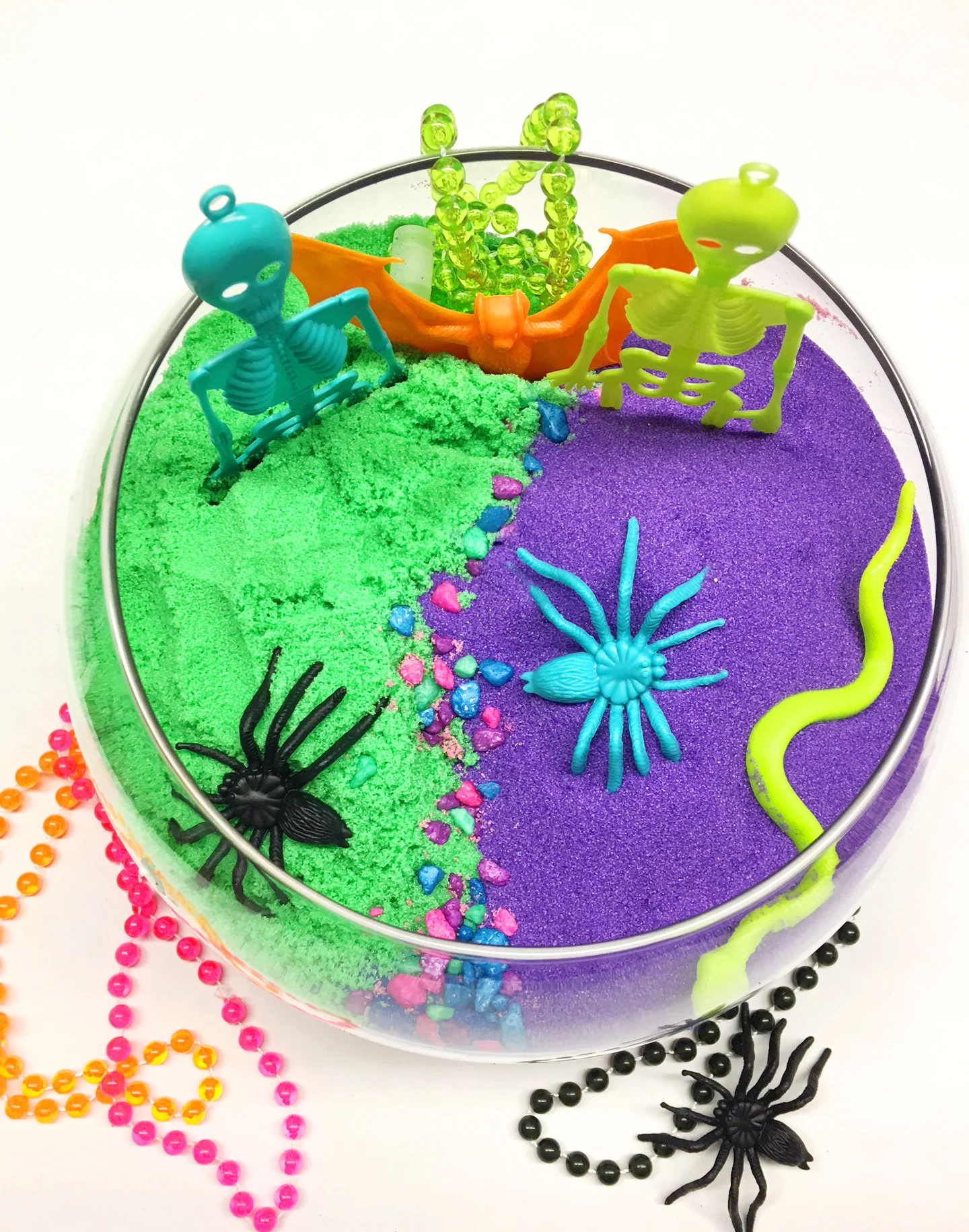 Make Spooky Halloween Glow Bowls with Crayola Play Sand! — Crayola Play ...