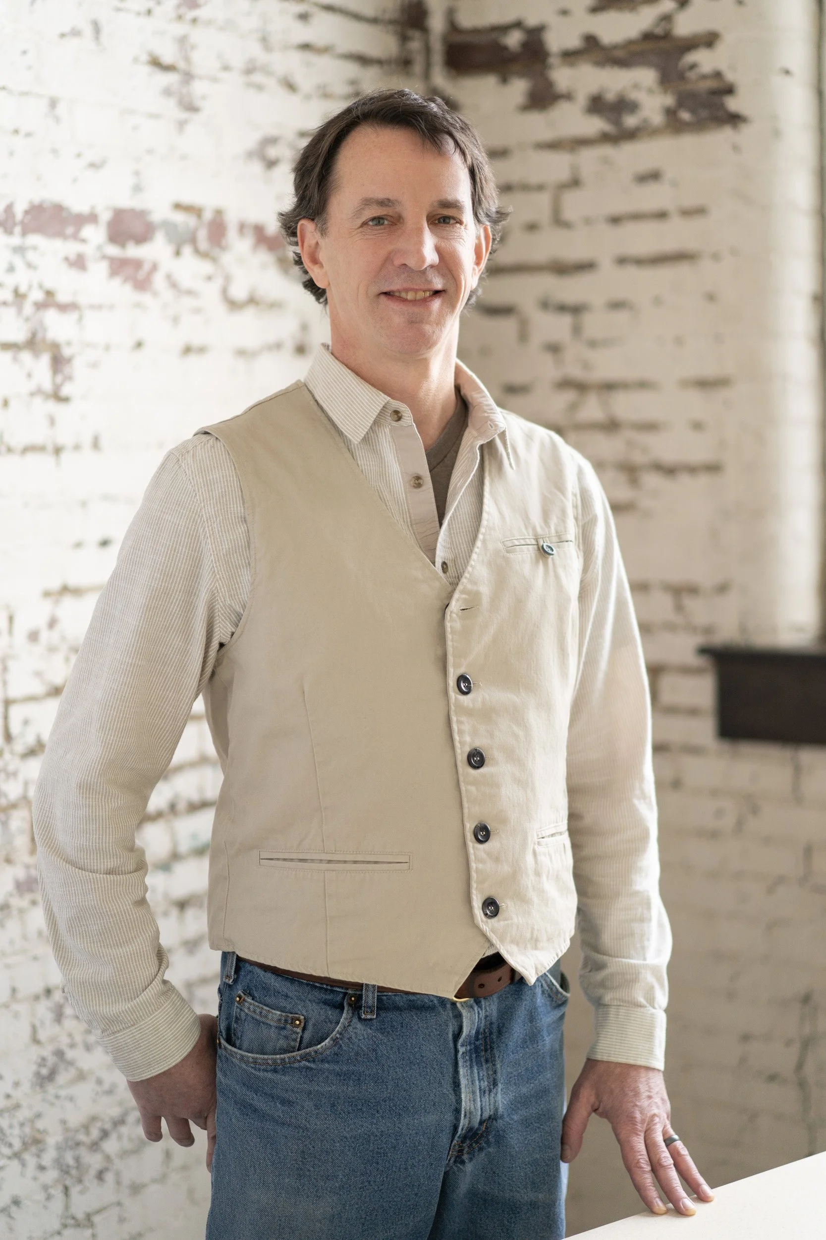 ARTIFACT IMAGING — PROFESSIONAL HEADSHOT PHOTOGRAPHY LOUISVILLE
