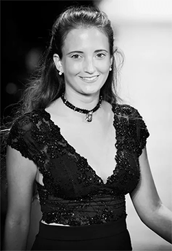 Maria D’Ocon Wedding Dresses: Unique, Handmade, Sophisticated, Modern