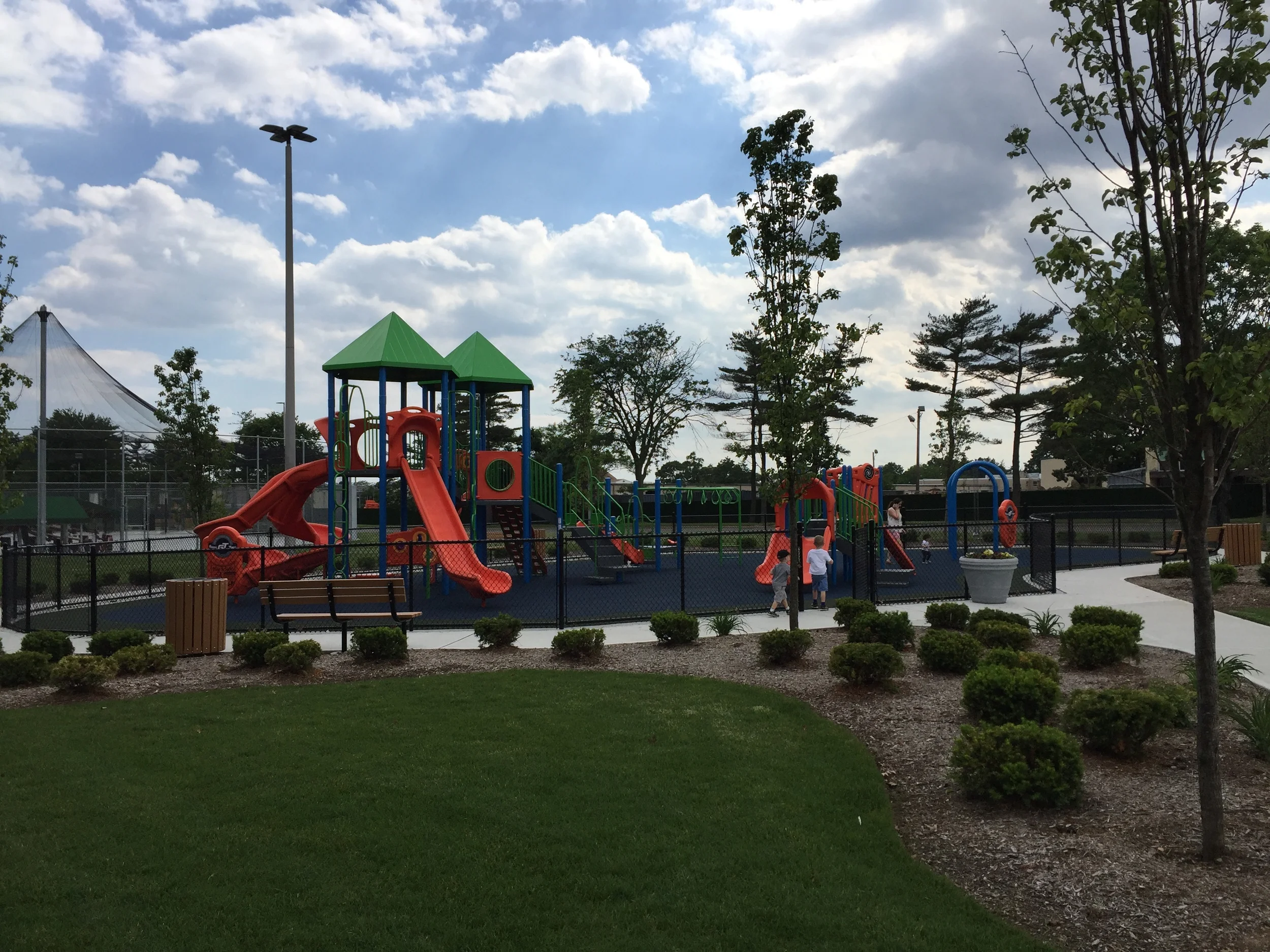 Are Dogs Allowed At Cantiague Park